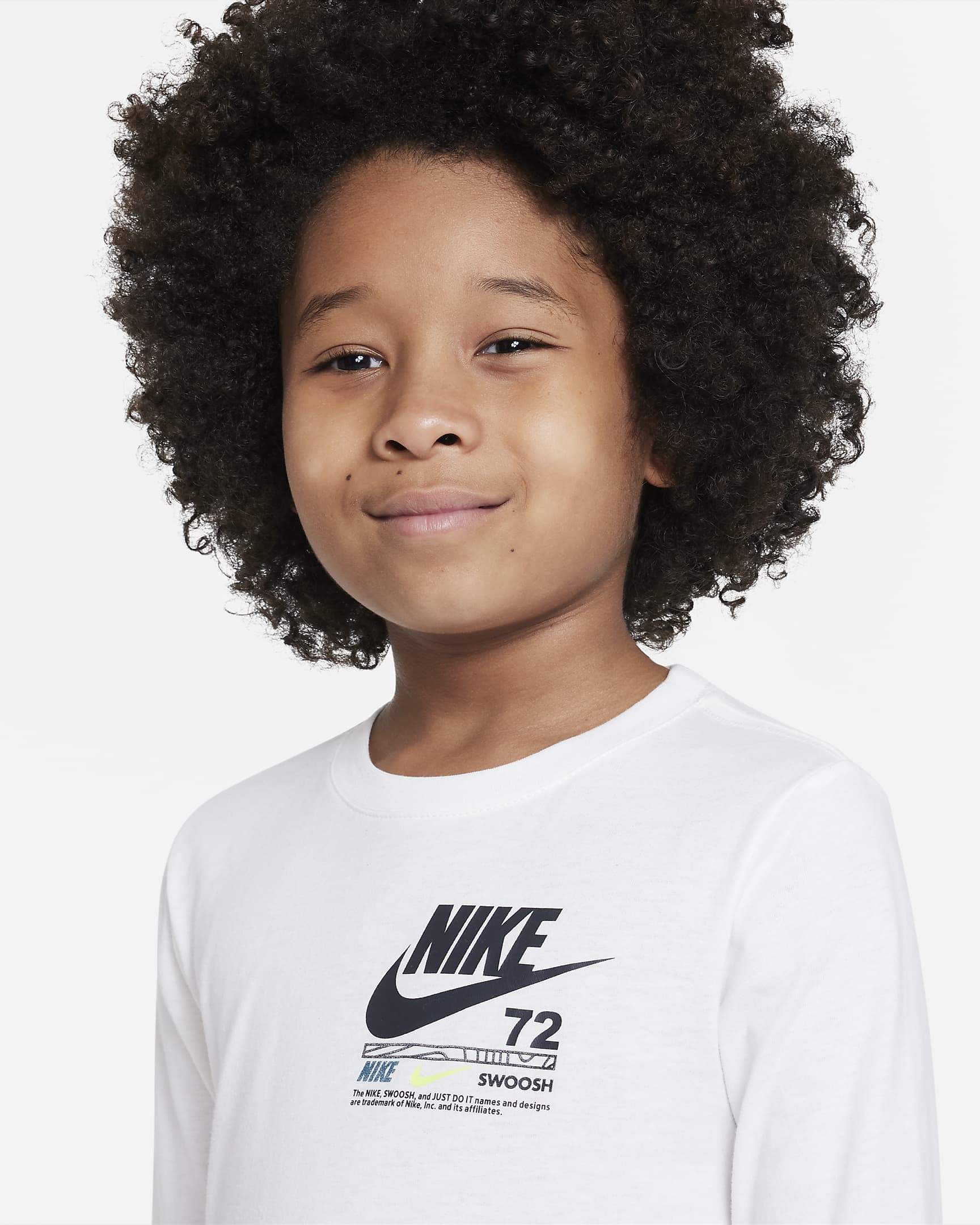Playera para niños talla pequeña de manga larga Nike Illuminate ...