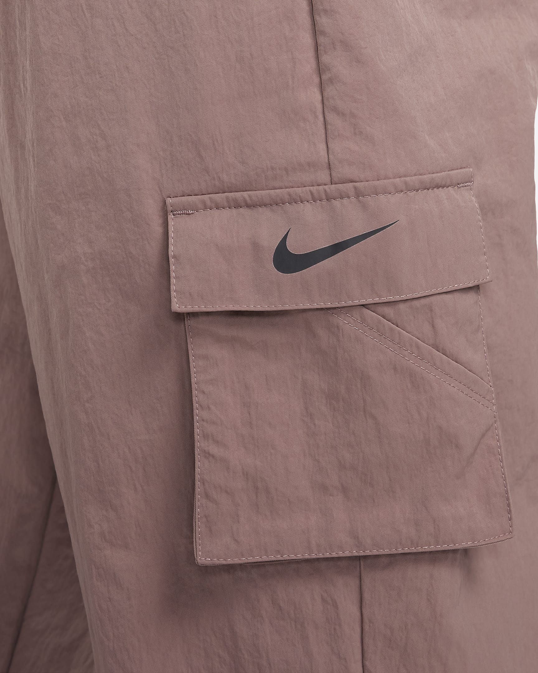 Nike Sportswear Essential Women's High-Rise Woven Cargo Pants. Nike JP