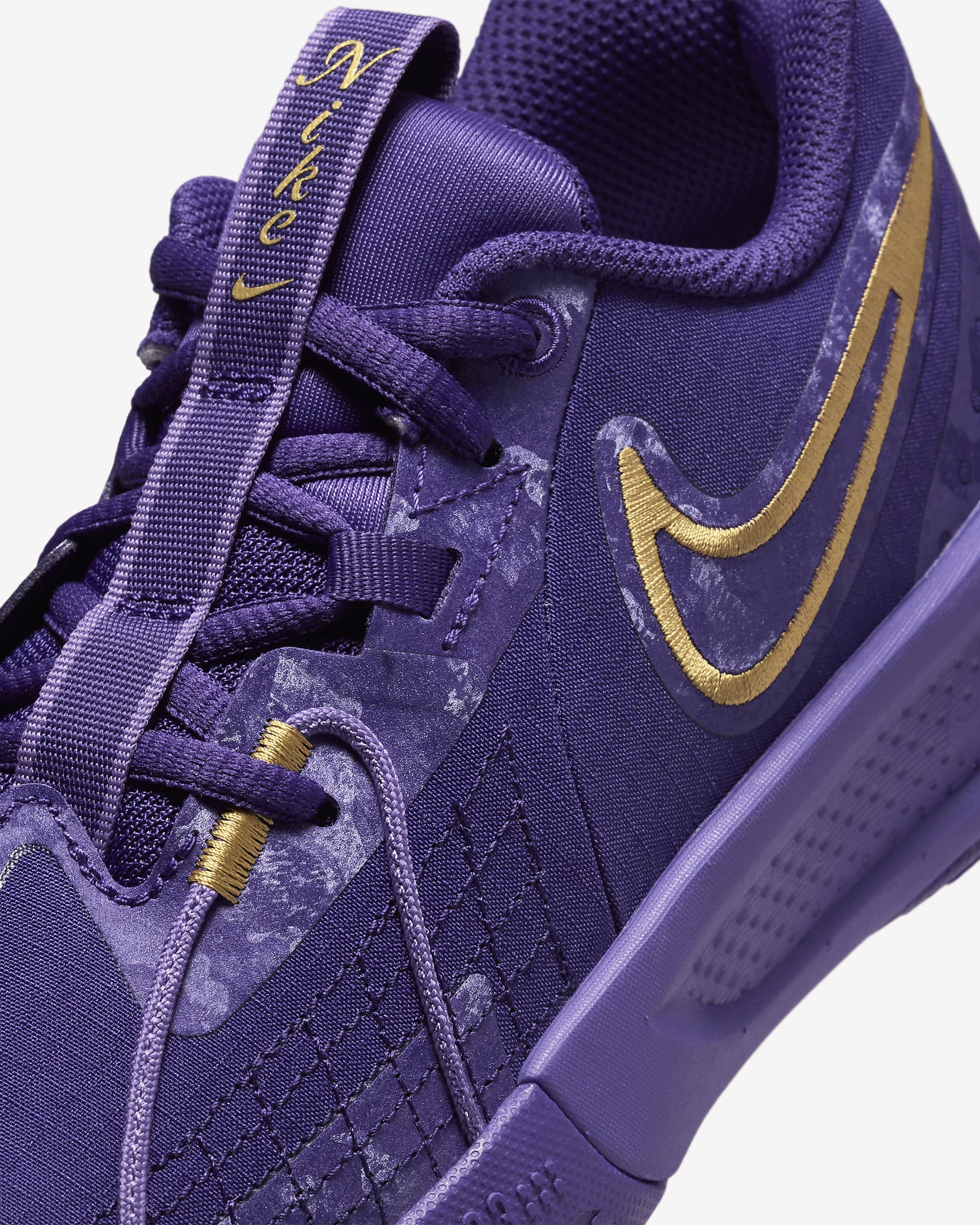 Nike G.T. Cut 3 Older Kids' Basketball Shoes. Nike IN