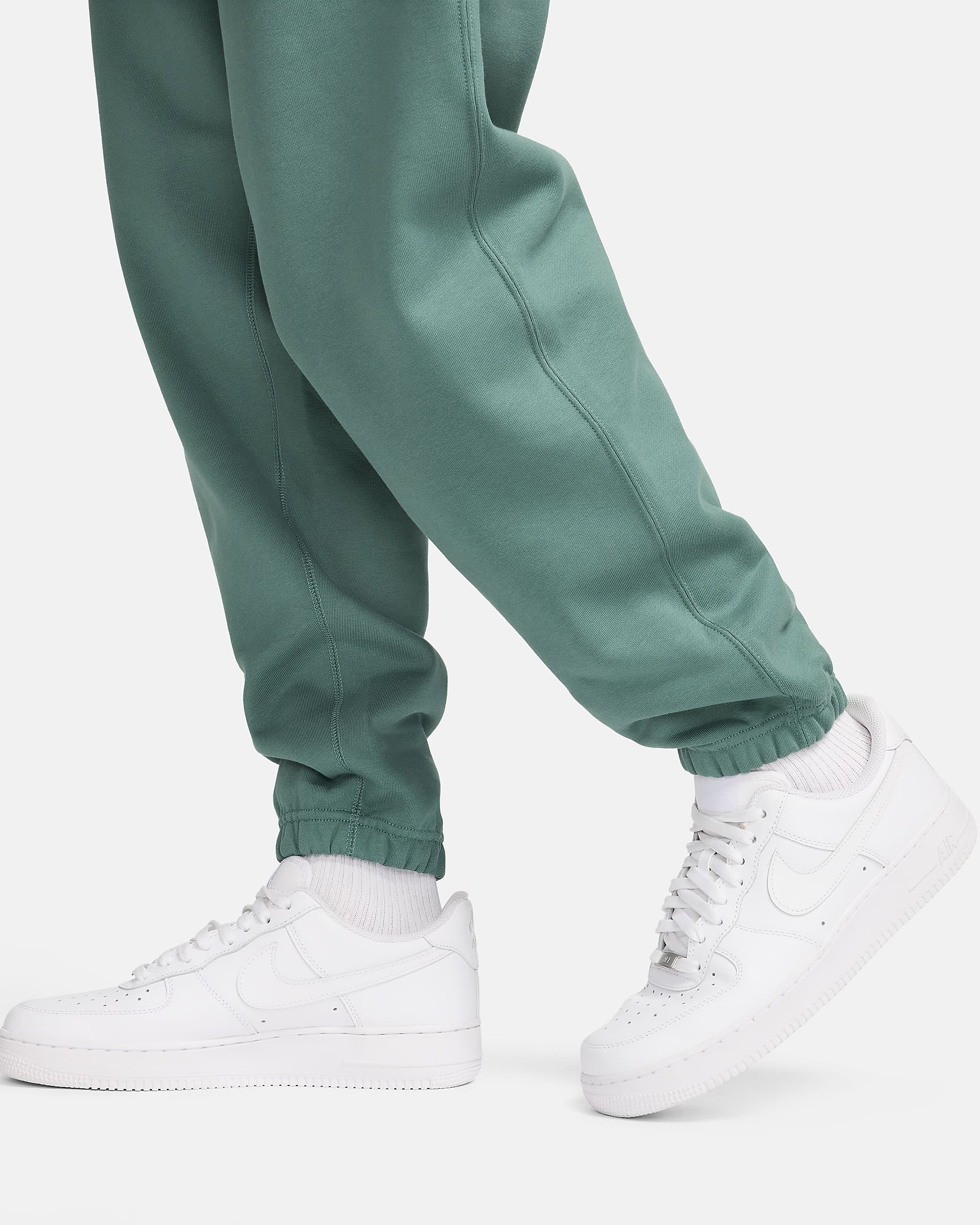 Nike Solo Swoosh Men's Fleece Trousers. Nike CA