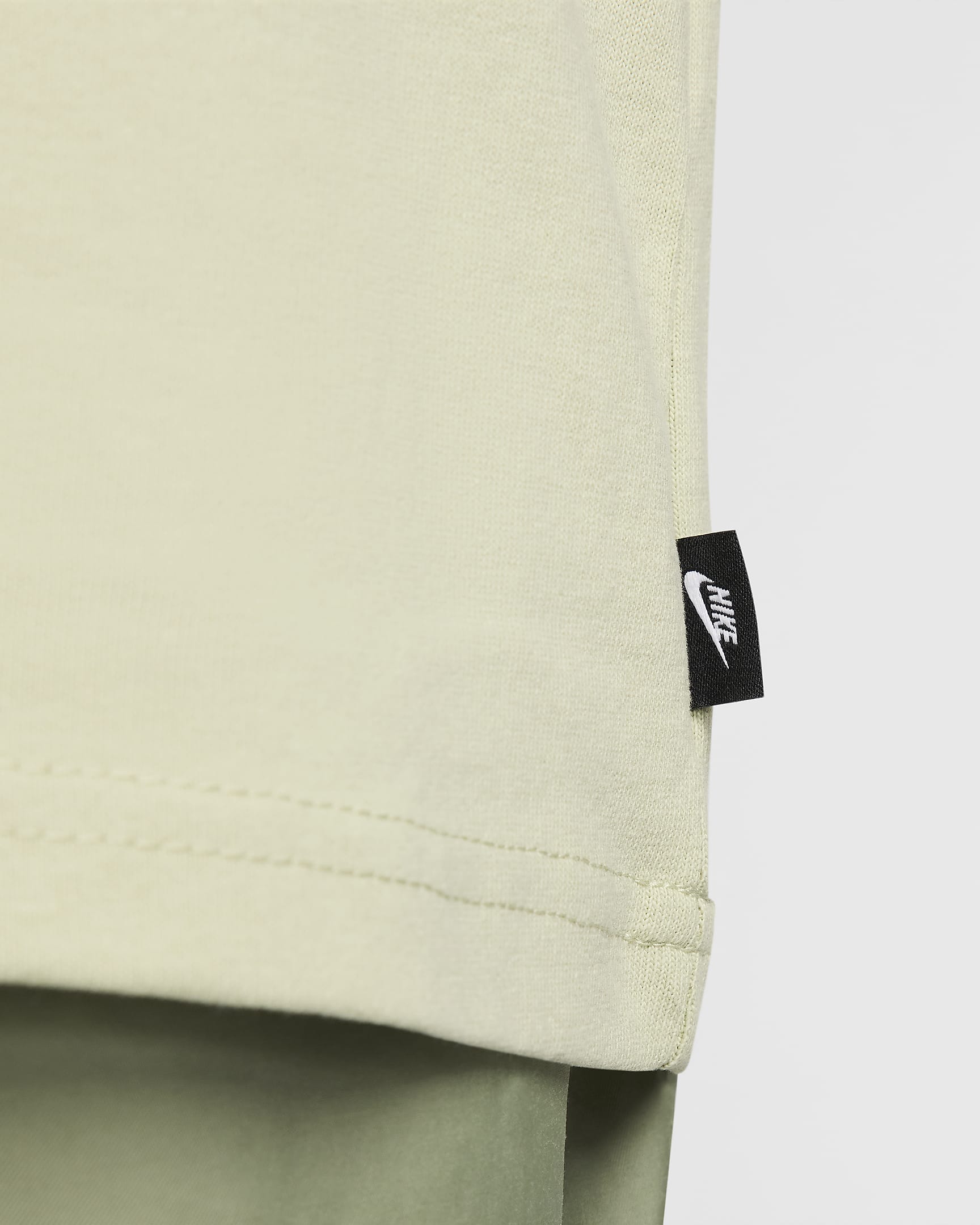 Nike Sportswear Premium Essentials Men's Long-Sleeve Pocket T-Shirt ...