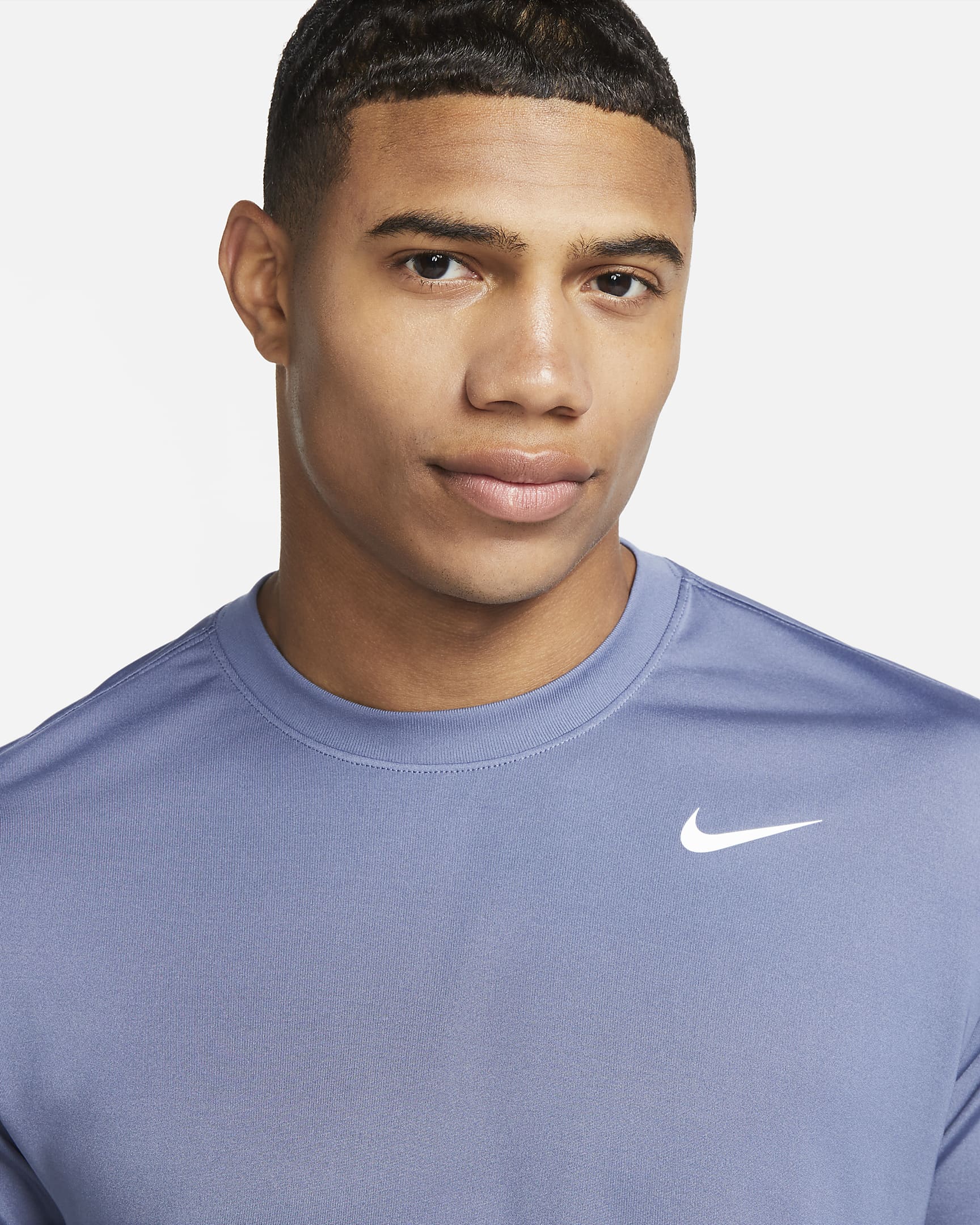 Playera de fitness para hombre Nike Dri-FIT Legend. Nike MX
