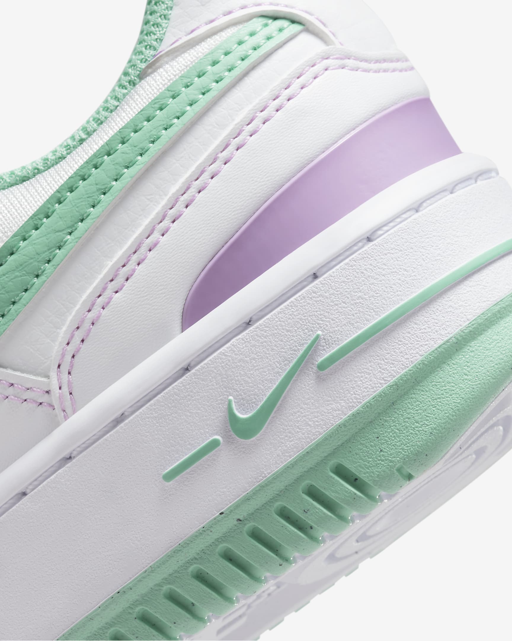 Chaussure Nike Gamma Force. Nike CA