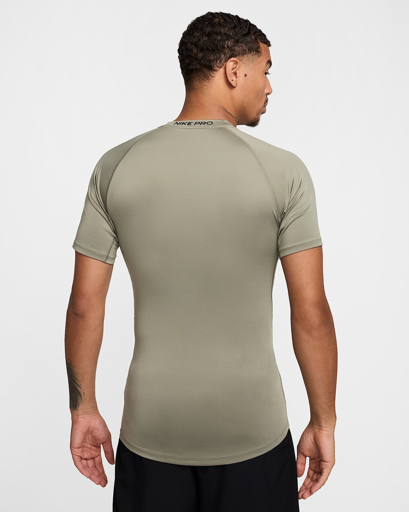 Nike Pro Men's Dri-FIT Tight Short-Sleeve Fitness Top. Nike UK