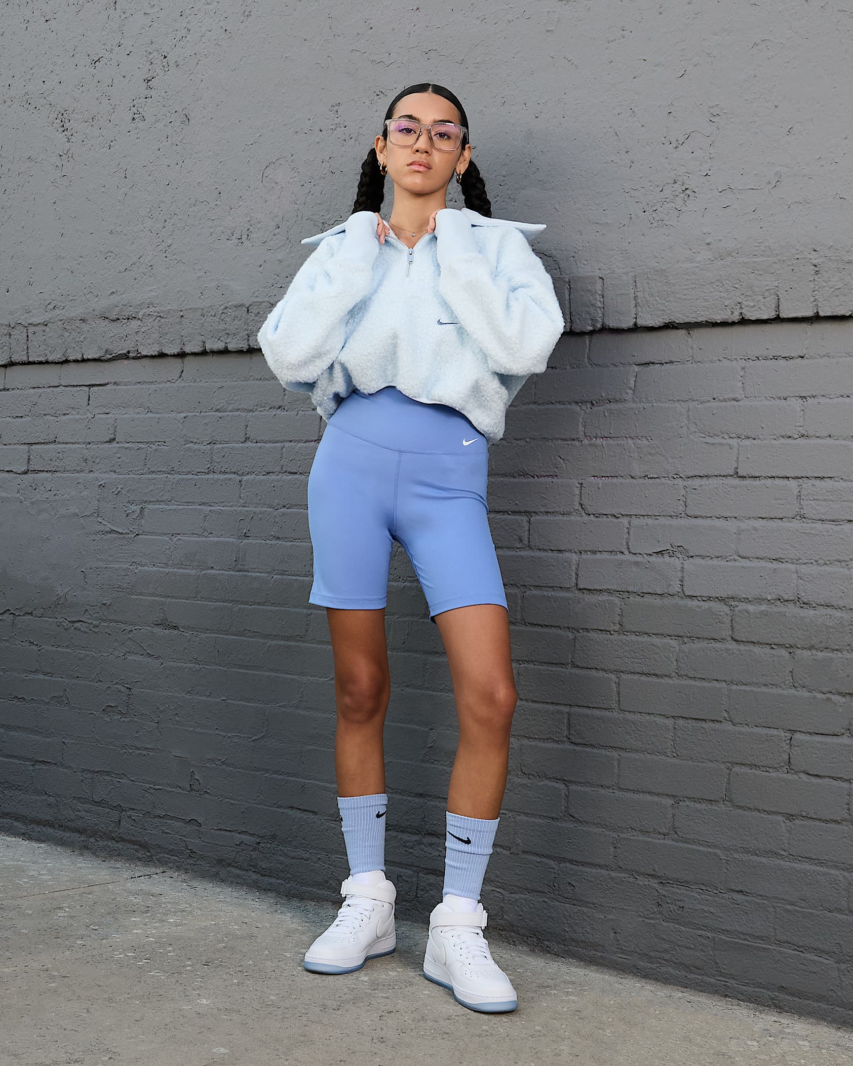 Nike Air Force 1 Mid Women's Shoes. Nike LU