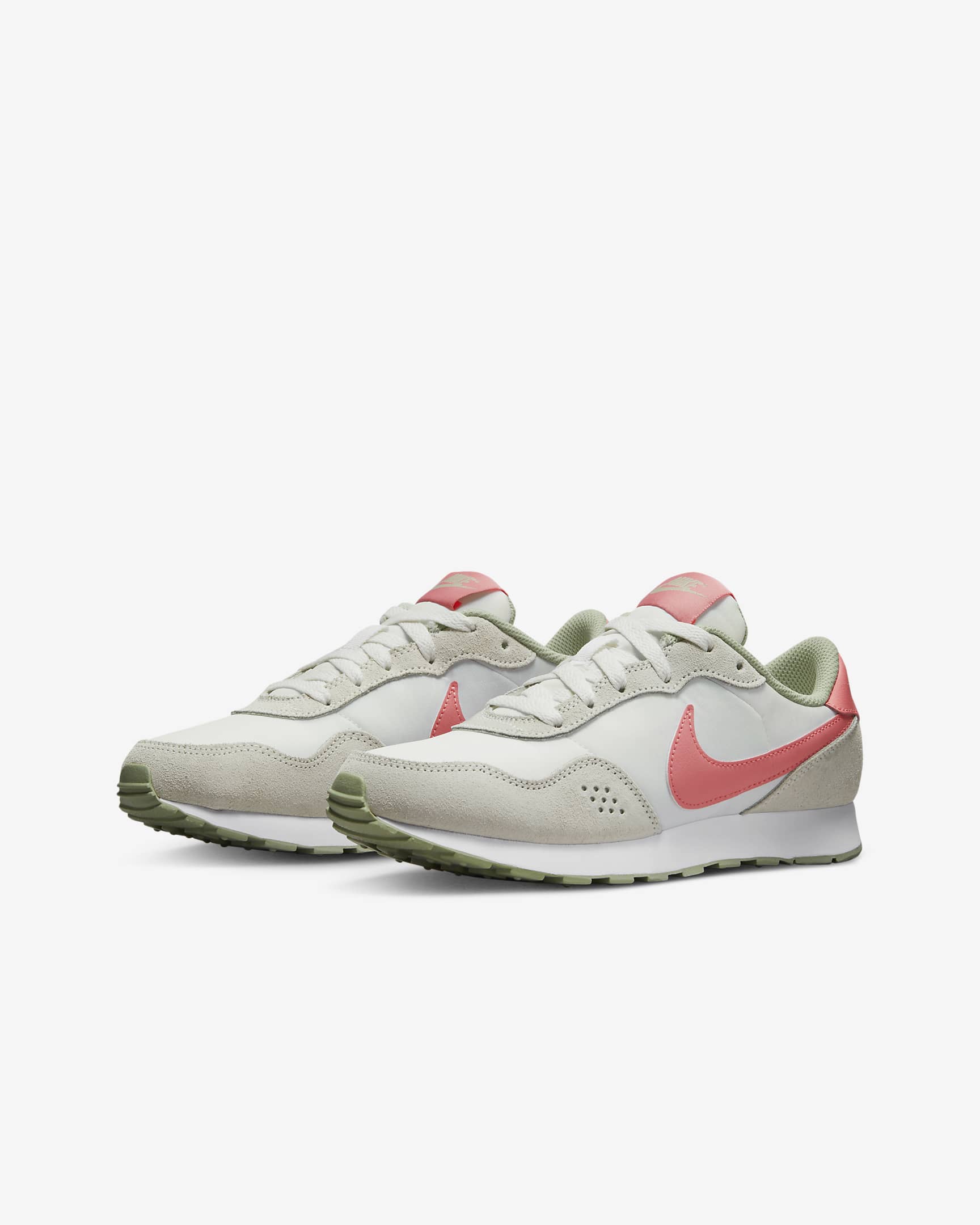 Nike MD Valiant Older Kids' Shoe. Nike IN