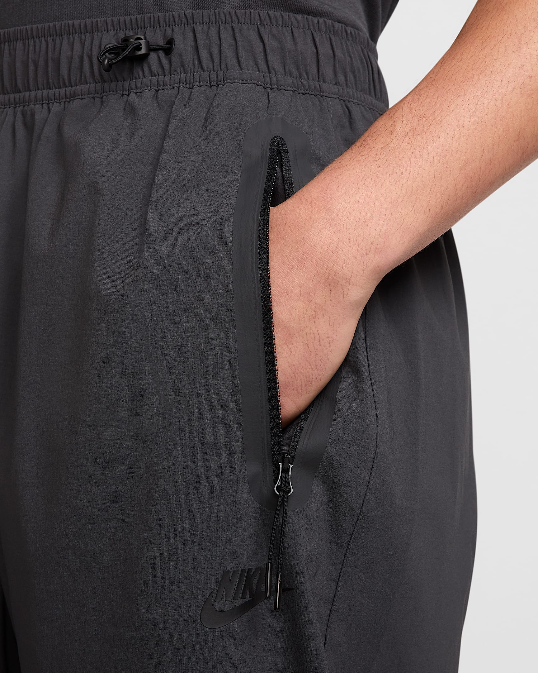 Nike Tech Men's Oversized Woven Trousers. Nike CA