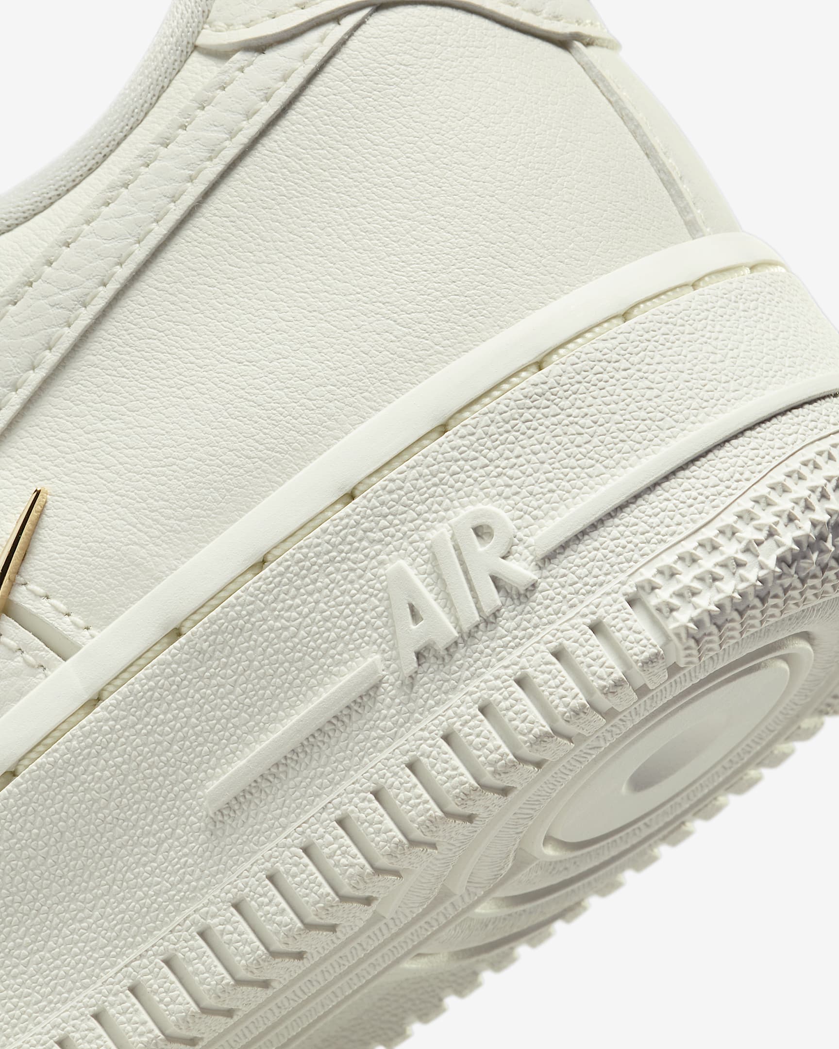 Nike Air Force 1 '07 LX Women's Shoes. Nike BG