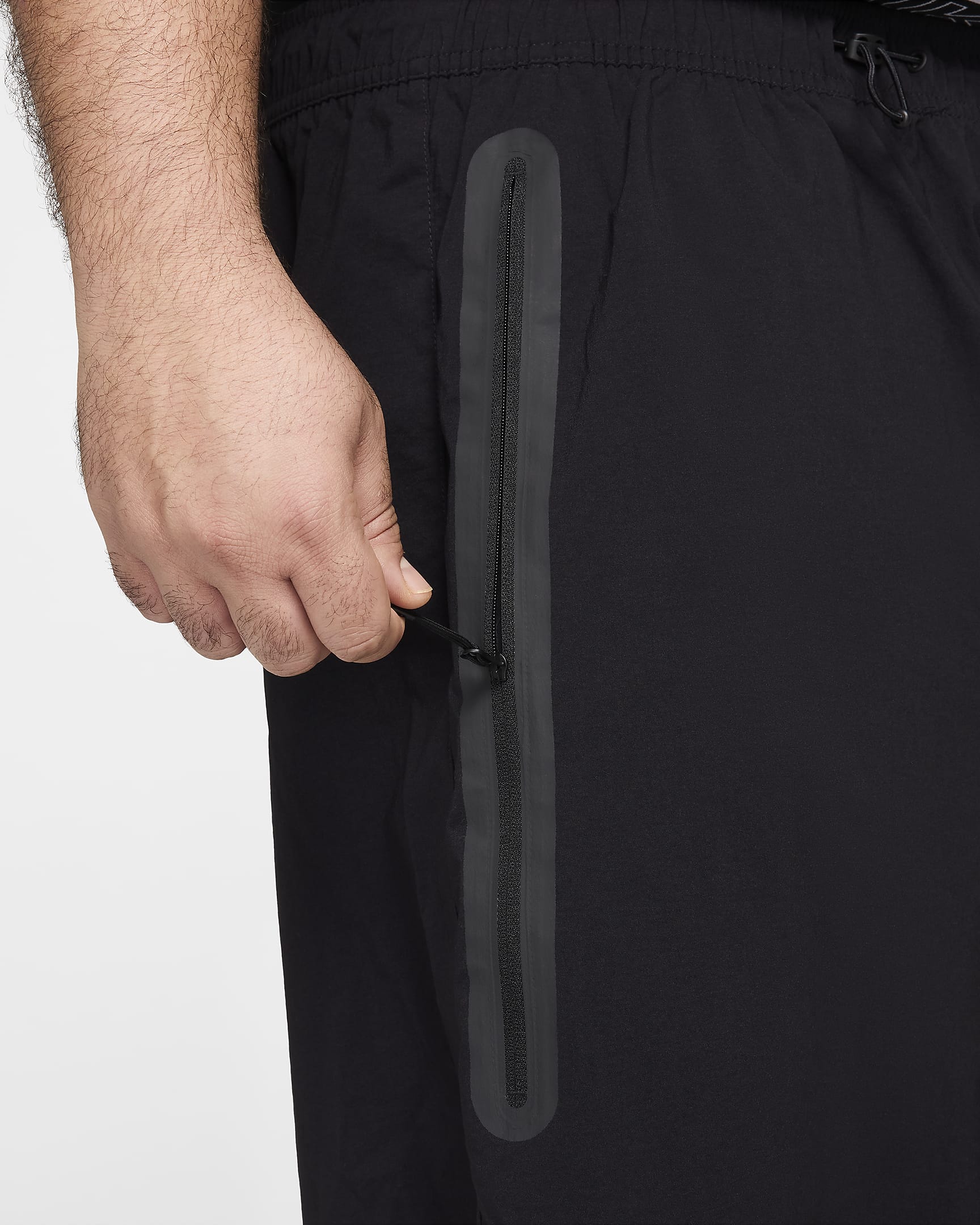 Nike Tech Men's Woven Oversized Trousers. Nike IL