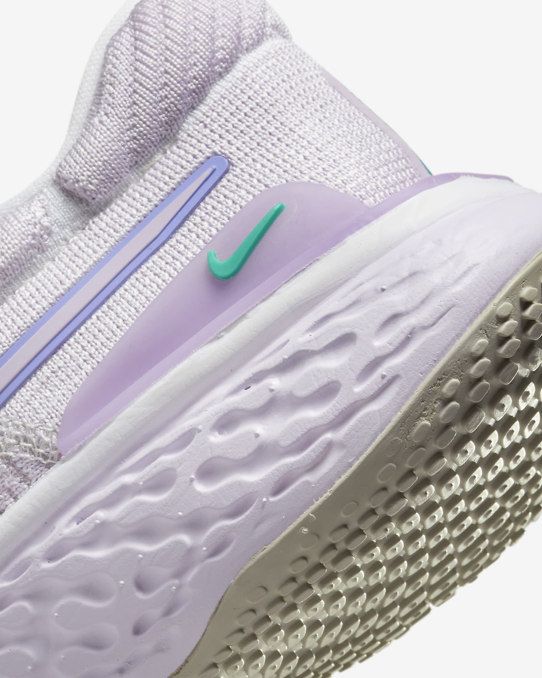 Nike Invincible 2 Kadın Yol Koşu Ayakkabısı. Nike TR