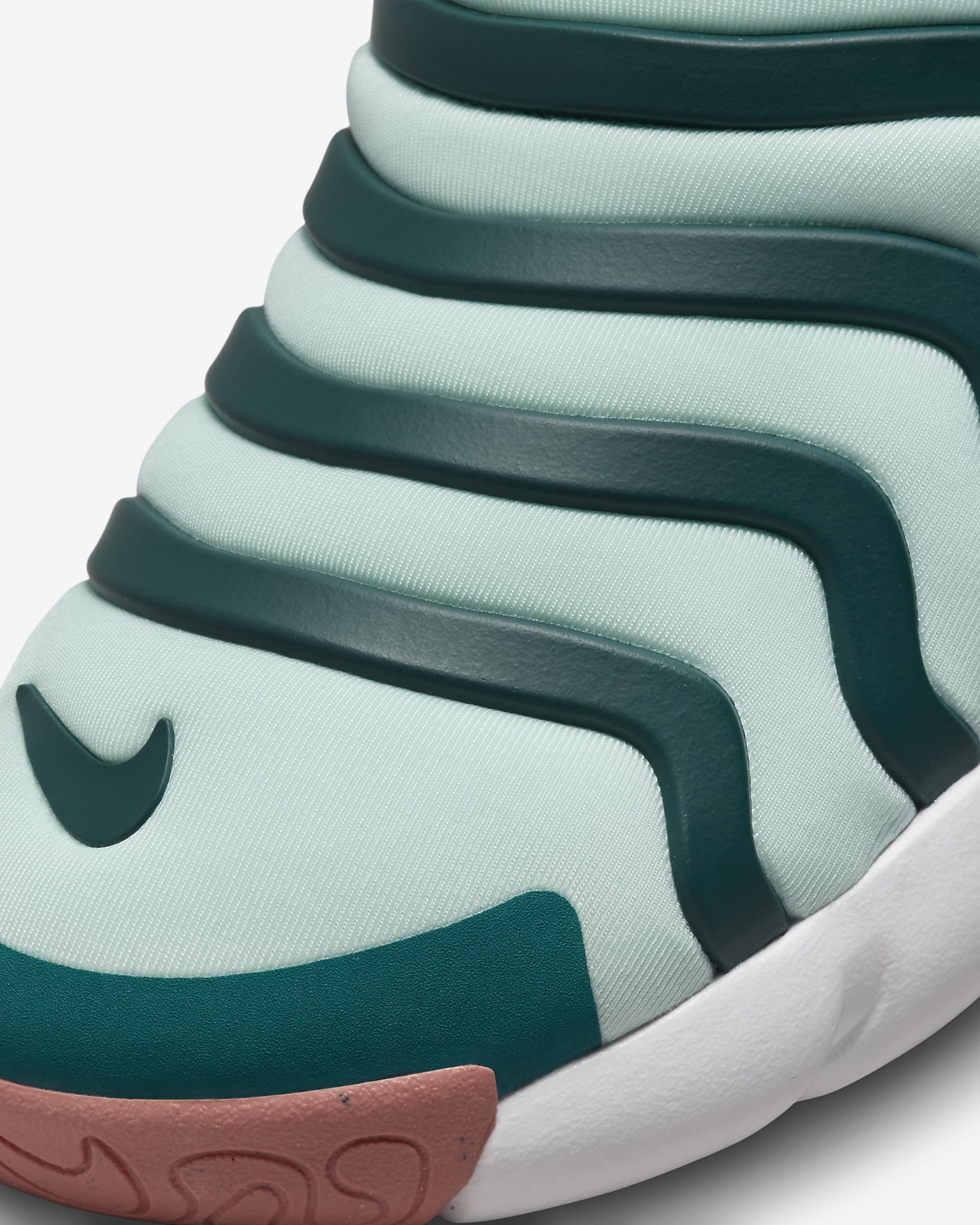 Nike Dynamo Go Younger Kids' Easy On/Off Shoes. Nike ID