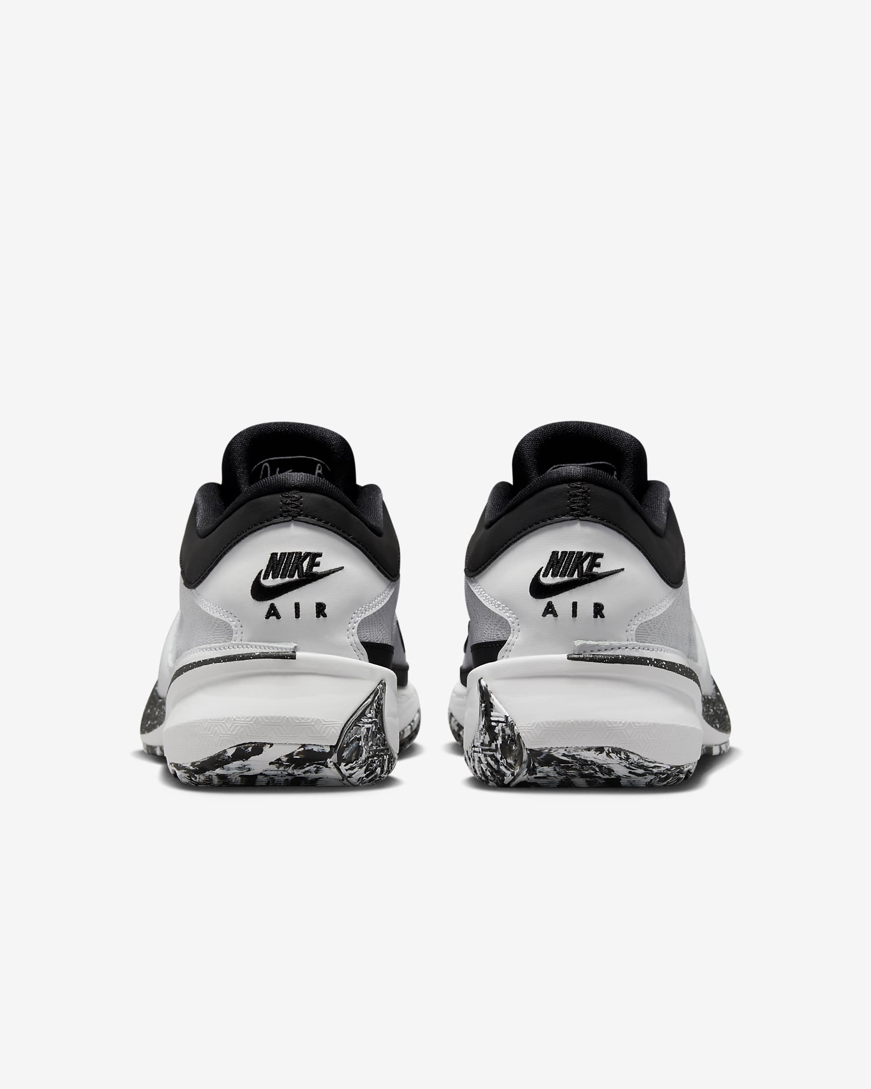 Freak 5 EP Basketball Shoes. Nike PH