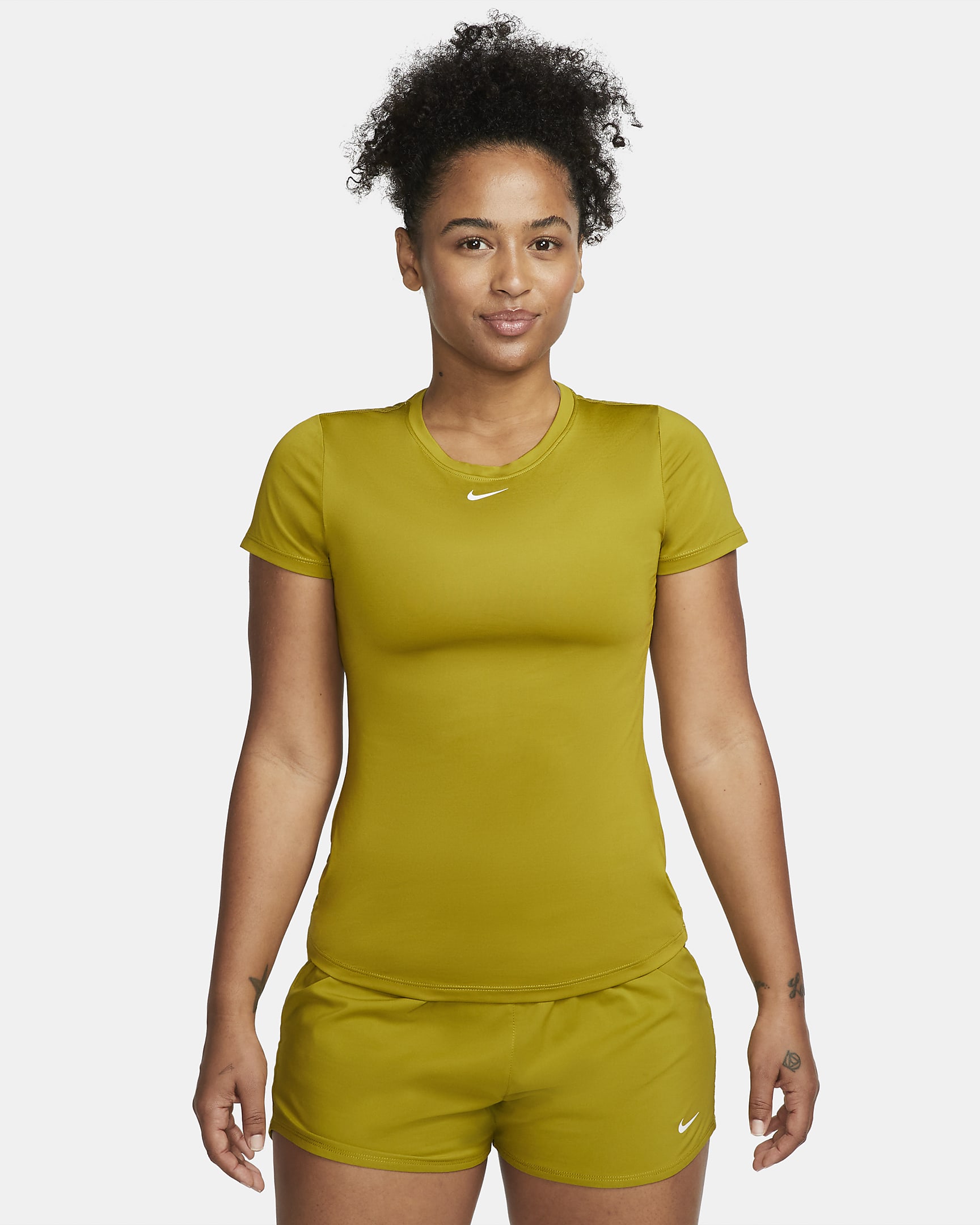 Haut à manches courtes et coupe slim Nike Dri-FIT One pour Femme. Nike BE