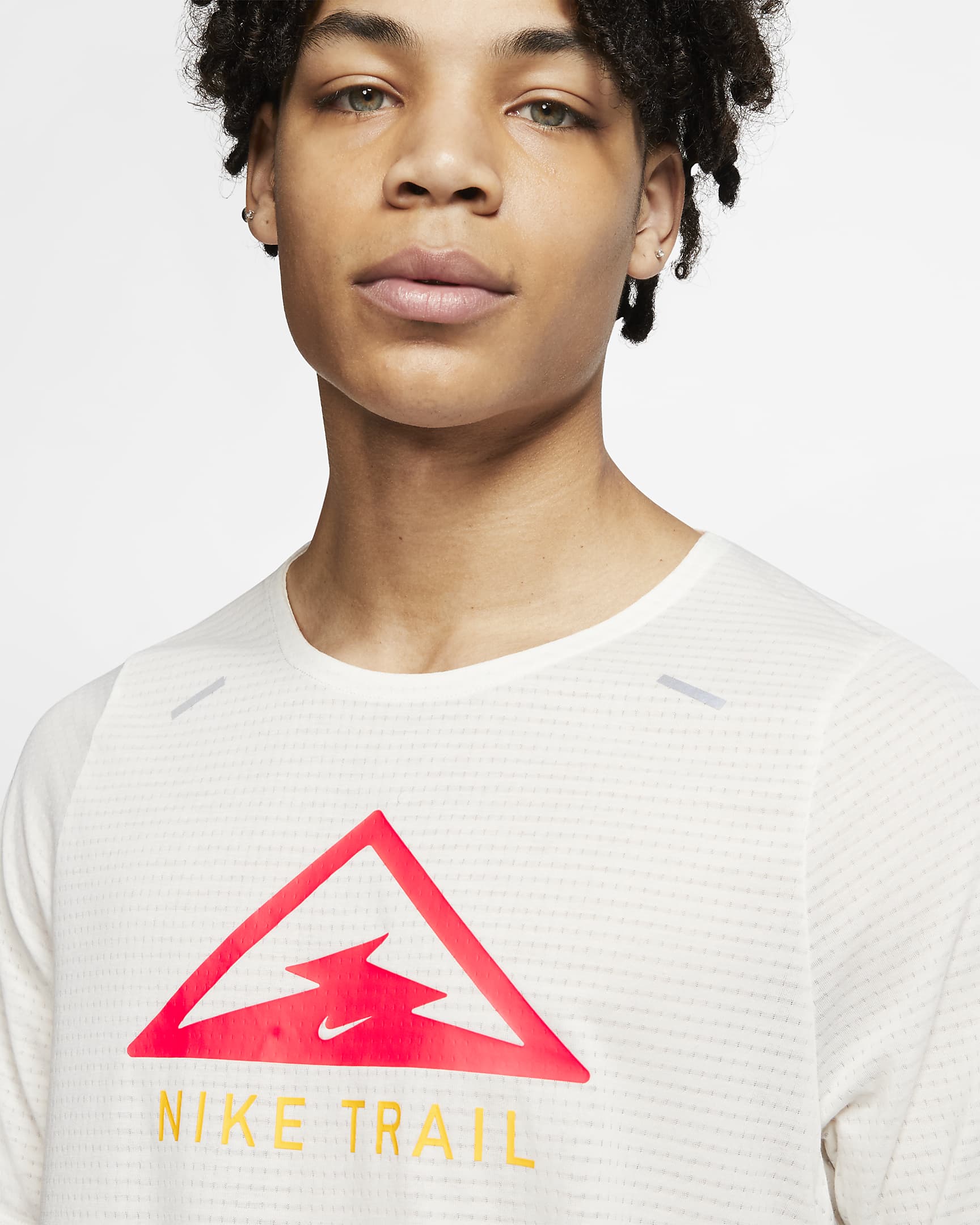 Nike Rise 365 Trail Men's Trail Running Top. Nike CH