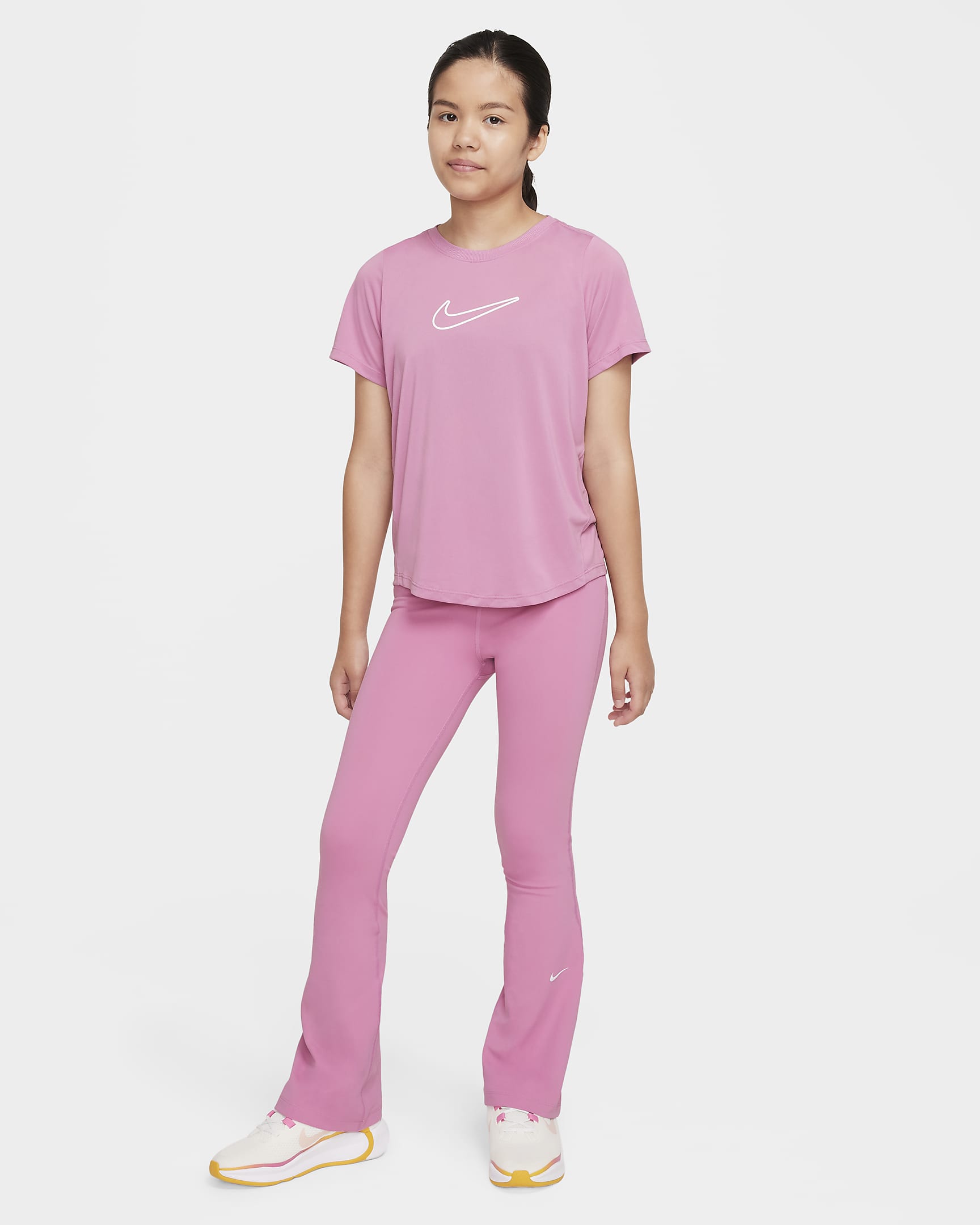 Nike One Fitted Big Kids' (Girls') Dri-FIT Short-Sleeve Top. Nike.com