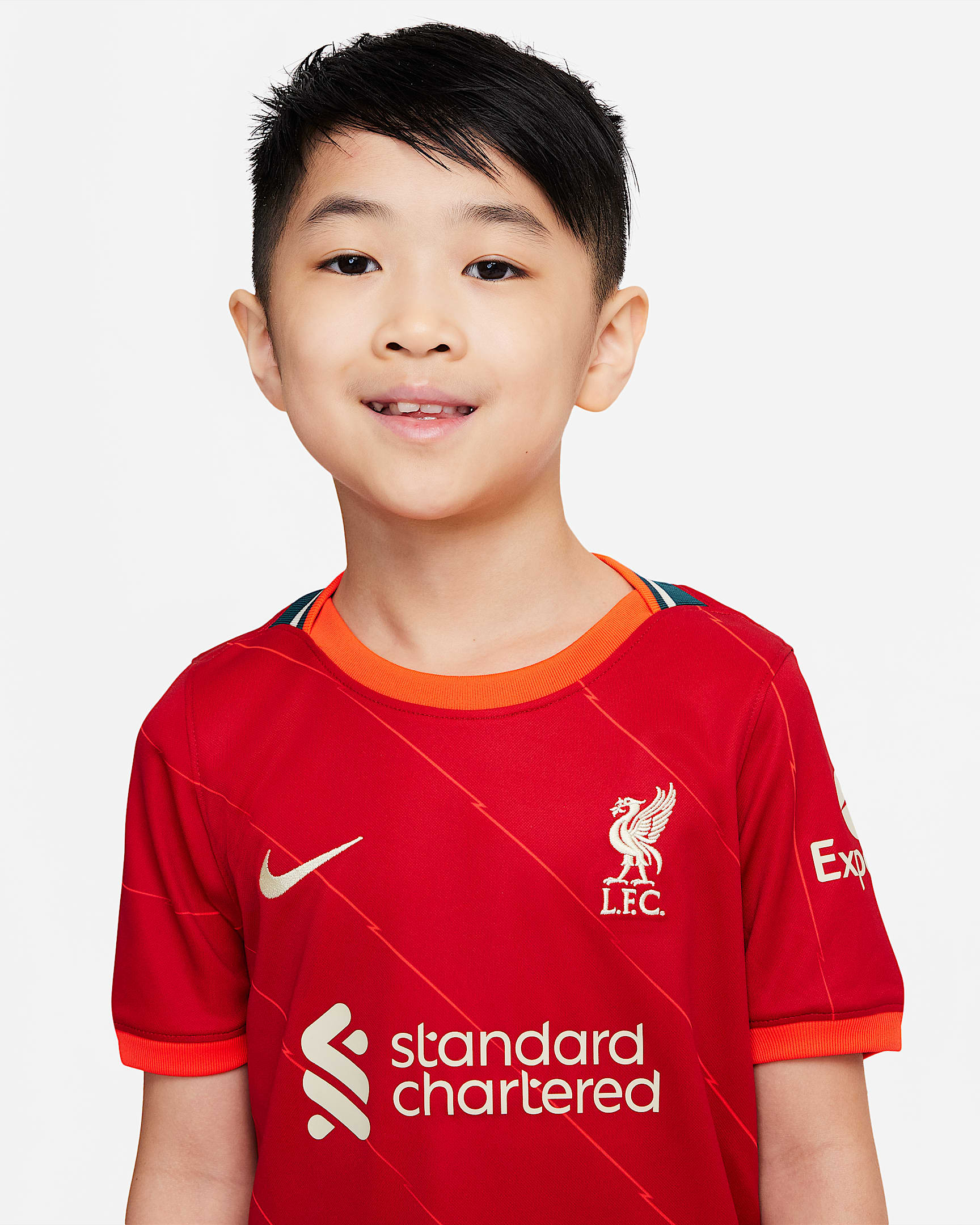 Liverpool F.C. 2021/22 Home Younger Kids' Football Kit. Nike HU