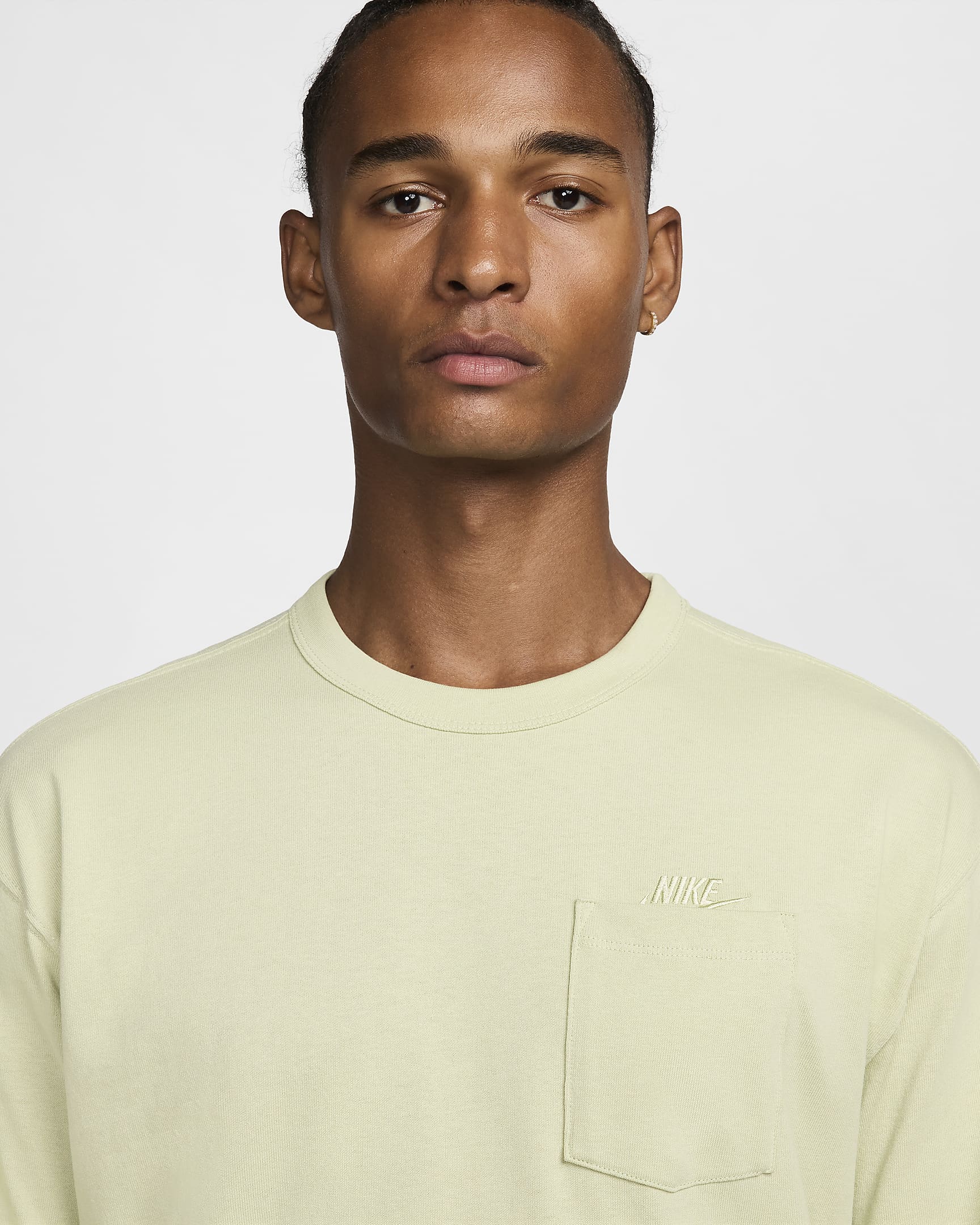 Nike Sportswear Premium Essentials Men's Long-Sleeve Pocket T-Shirt ...