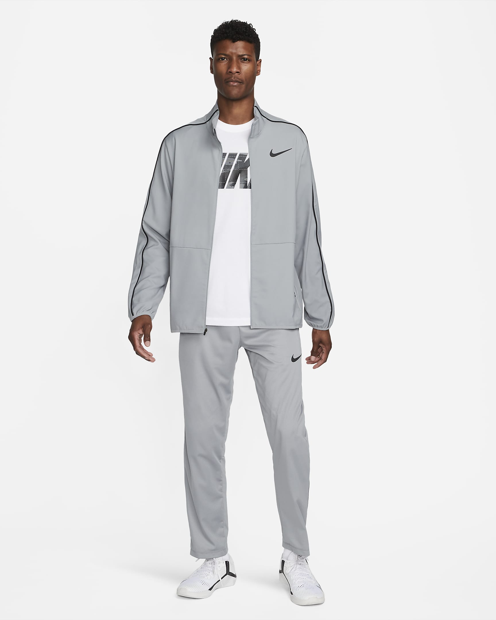 Nike Dri-FIT Men's Woven Training Jacket. Nike HR