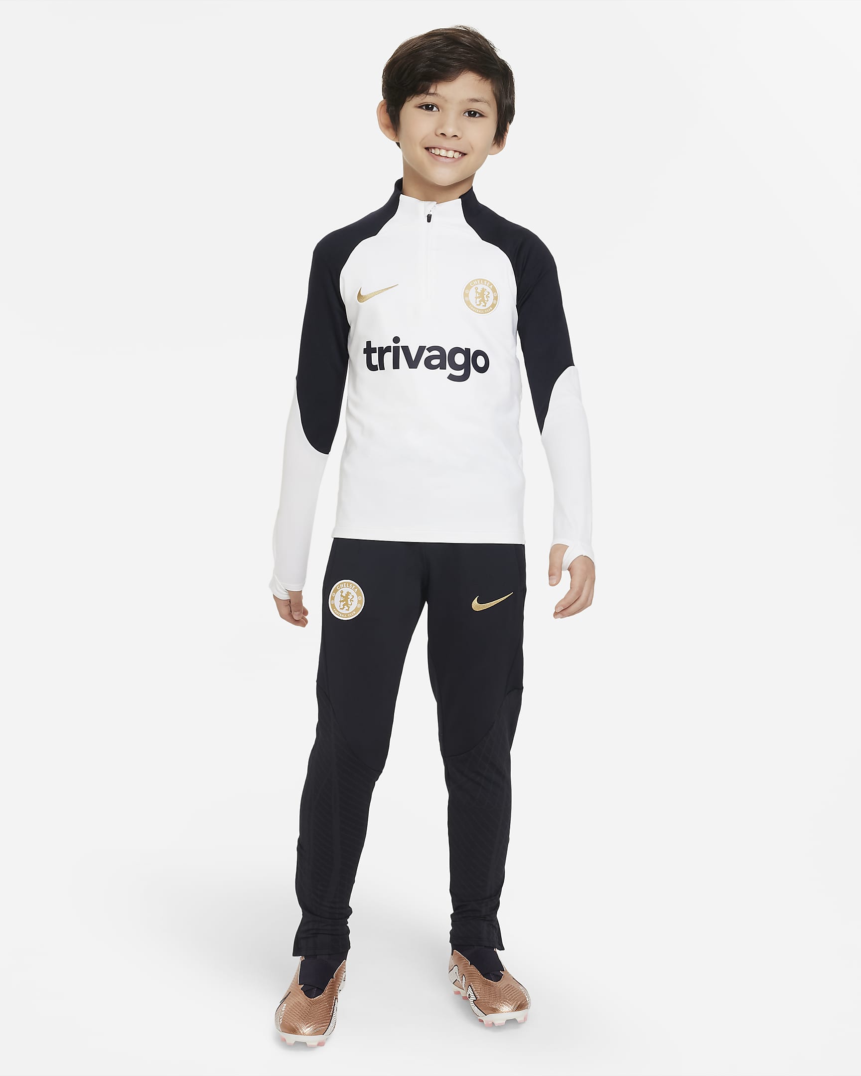 Chelsea F.C. Strike Older Kids' Nike Dri-FIT Knit Football Pants. Nike BG