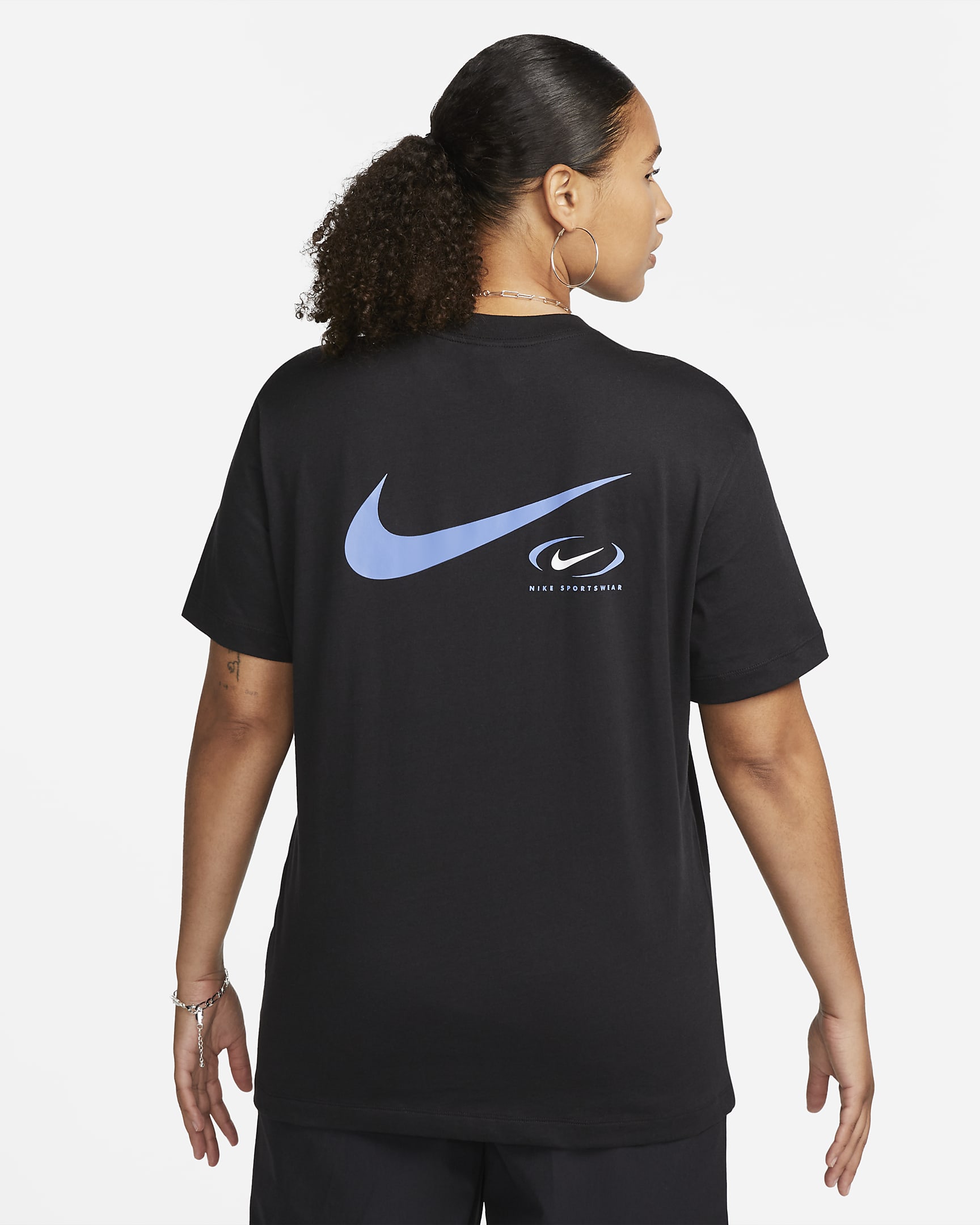 Nike Sportswear Women's Graphic T-Shirt. Nike RO