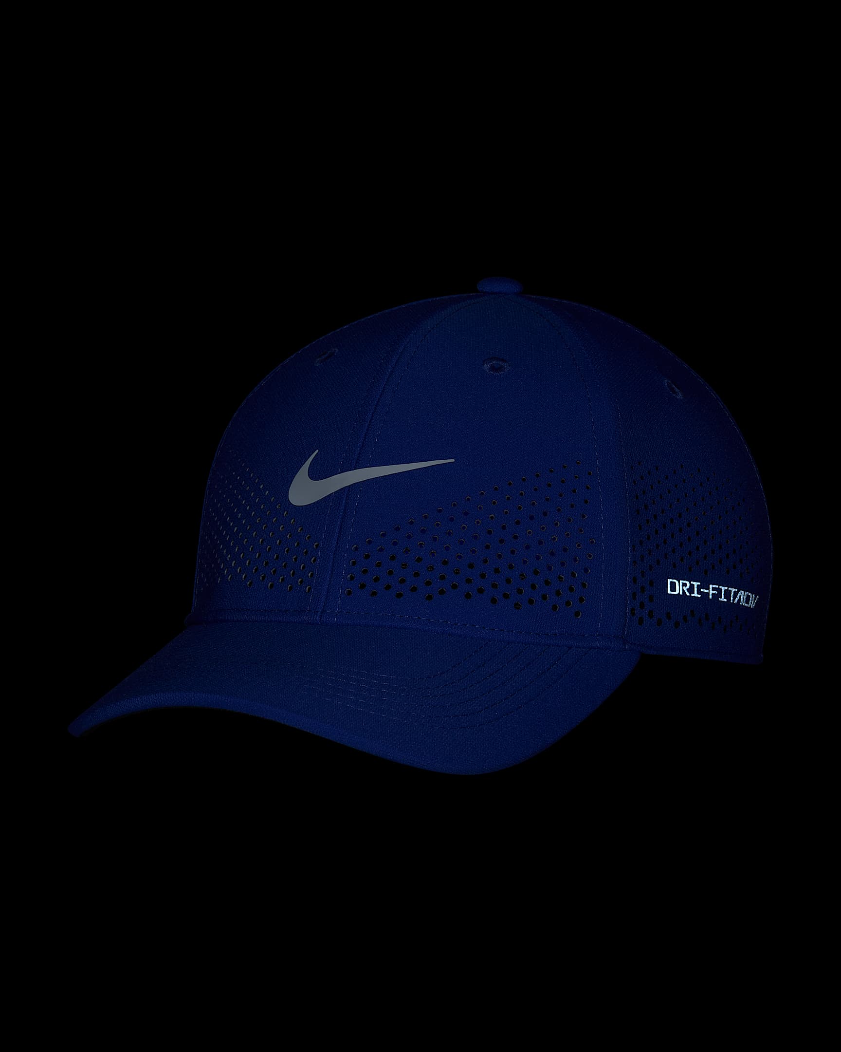 Nike Dri-FIT ADV Club Structured Swoosh Cap. Nike IN