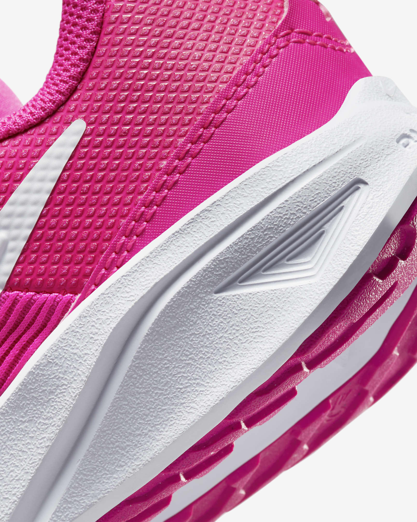 Nike Star Runner 4 Younger Kids' Shoes. Nike CZ