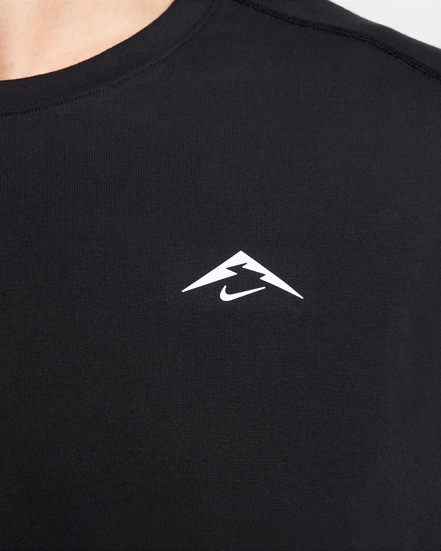 Nike Trail Solar Chase Men's Dri-FIT ADV Short-Sleeve Running Top. Nike IL