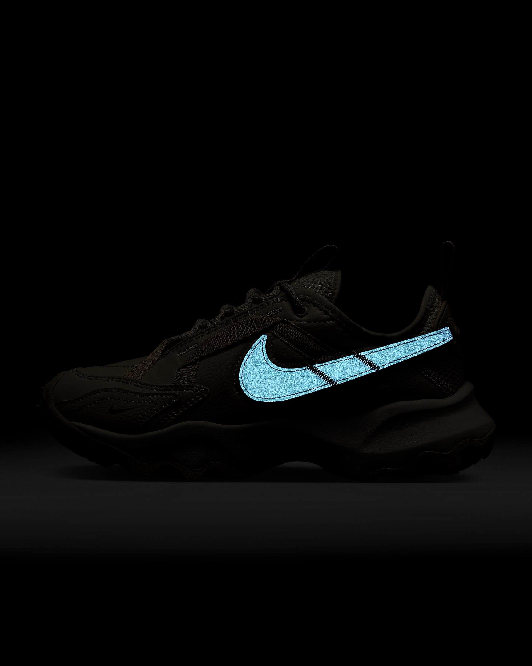 Nike TC 7900 女鞋。Nike TW