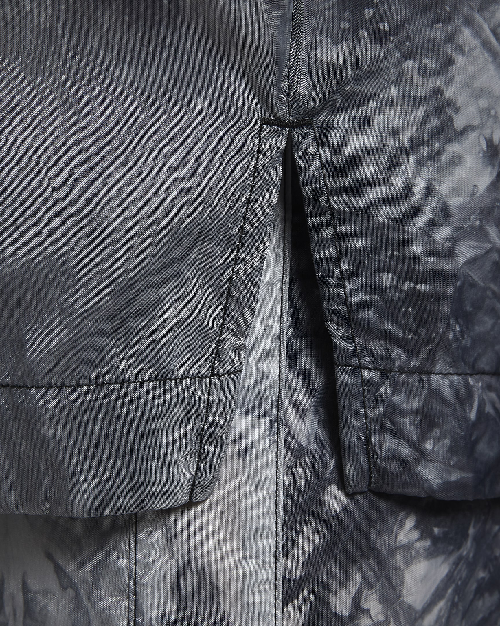 Nike Sportswear Women's Woven Wave Dye Jacket. Nike CZ