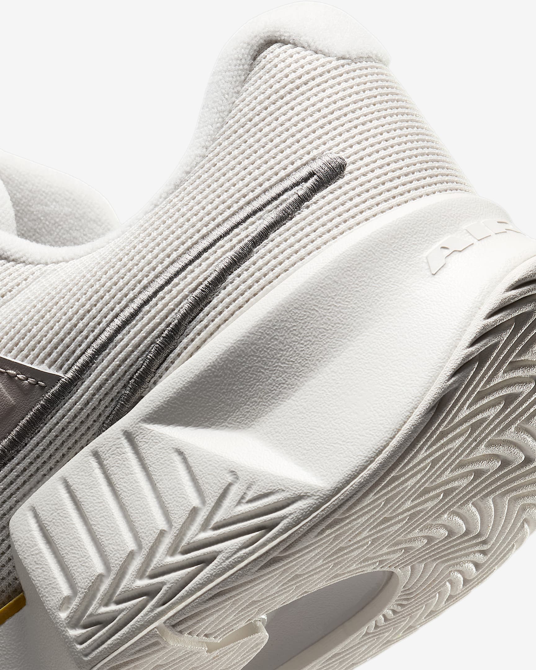 Nike GP Challenge Pro Premium Men's Hard Court Tennis Shoes. Nike ID