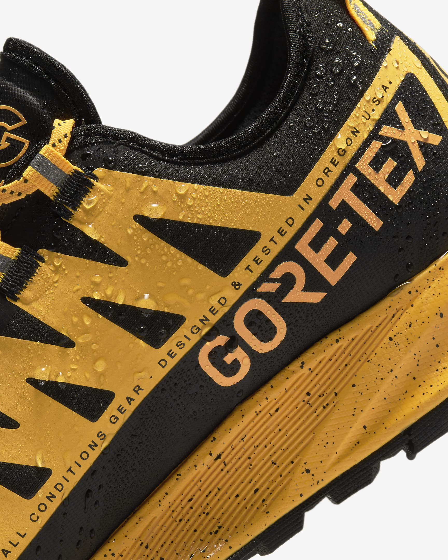 Nike ACG Air Nasu GORE-TEX Shoe. Nike BG