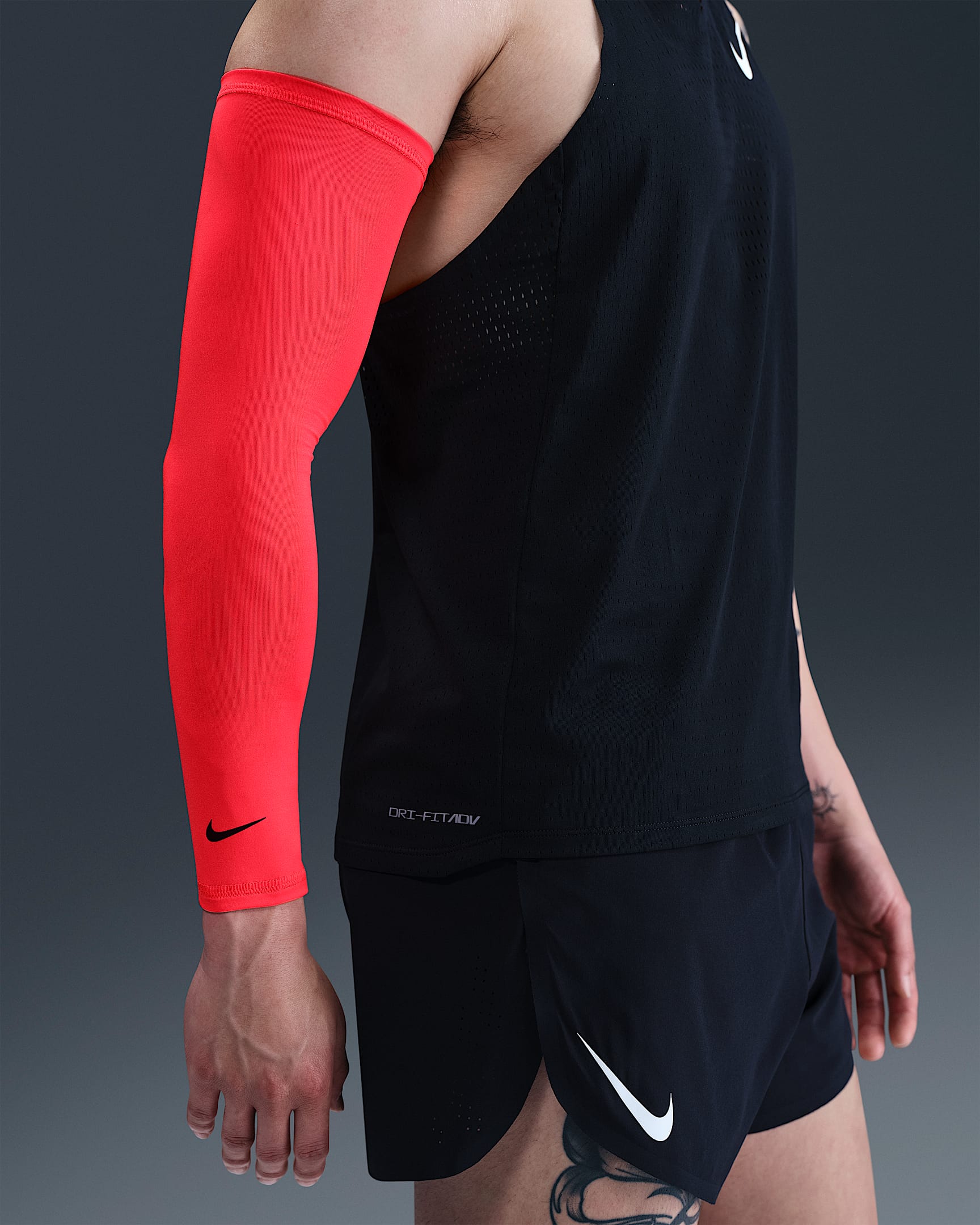 Nike Dri-FIT Lightweight Sleeves 2.0. Nike UK