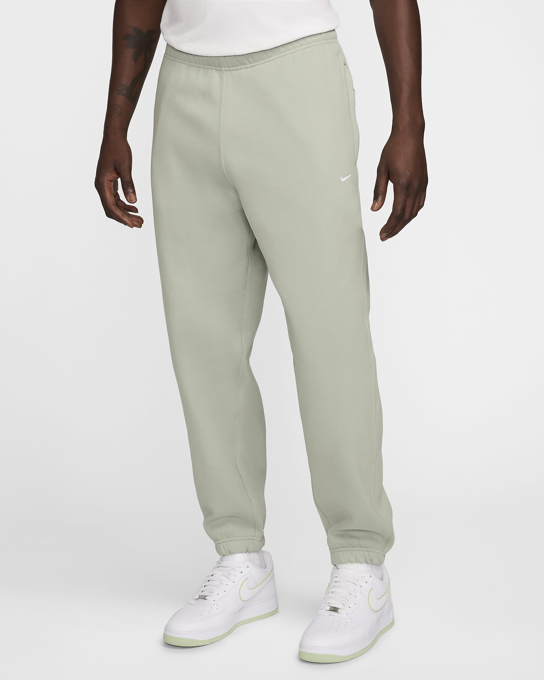 Nike Solo Swoosh Men's Fleece Trousers. Nike CA