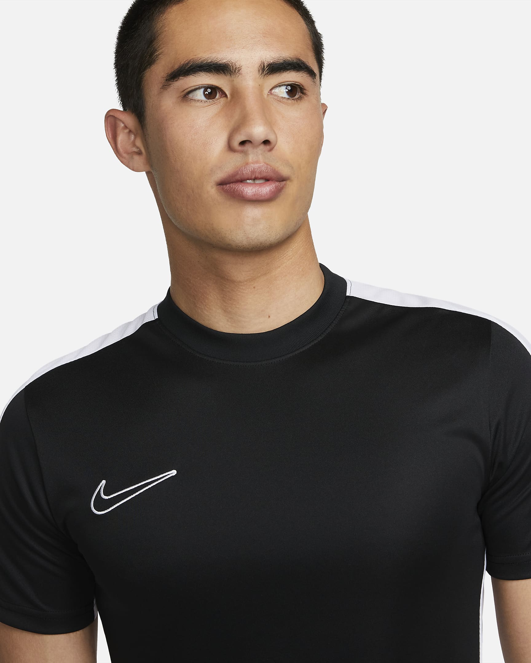 Nike Dri-FIT Academy Men's Short-Sleeve Football Top. Nike IN
