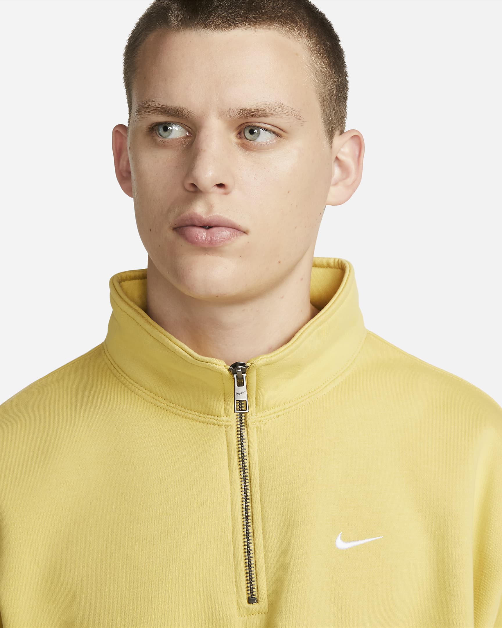 Nike Solo Swoosh Men's 1/4-Zip Top. Nike IE