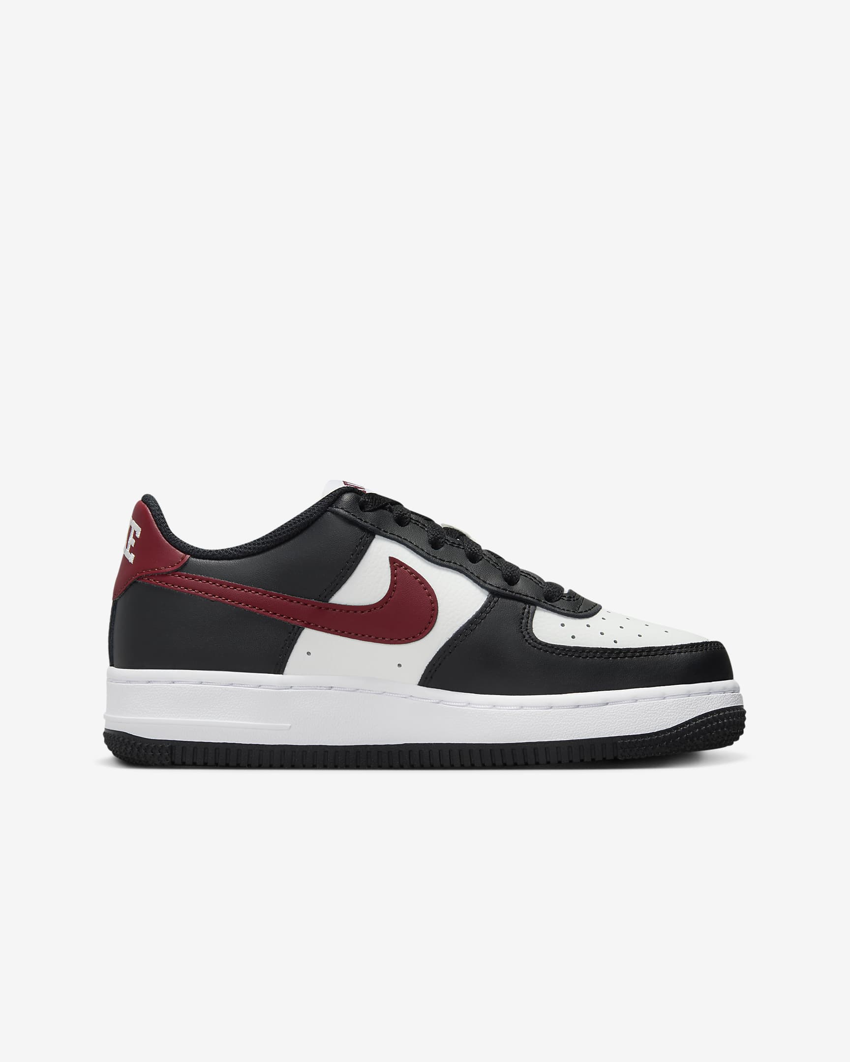Chaussure Nike Air Force 1 pour ado. Nike CA