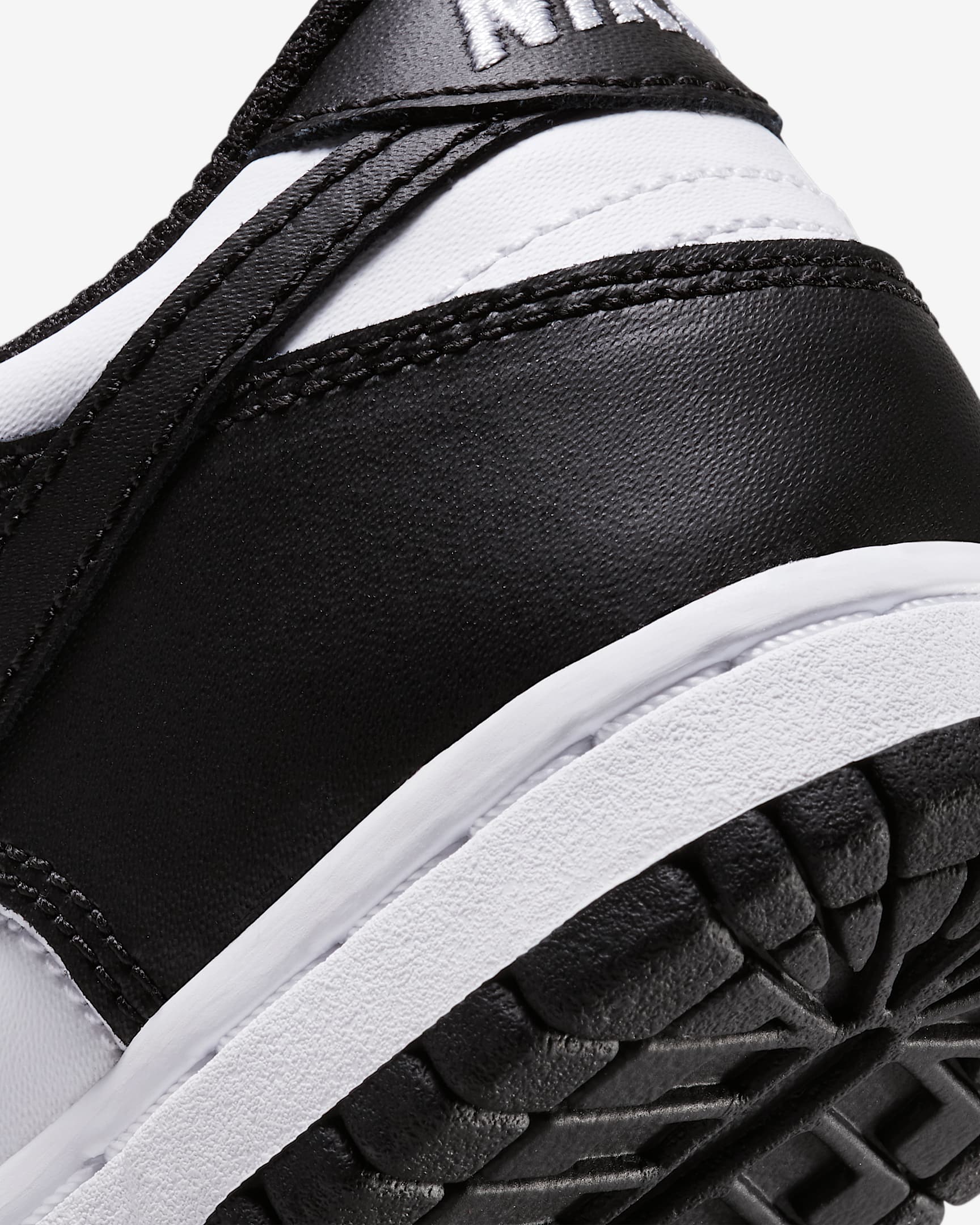 Nike Dunk Low Younger Kids' Shoes. Nike HU