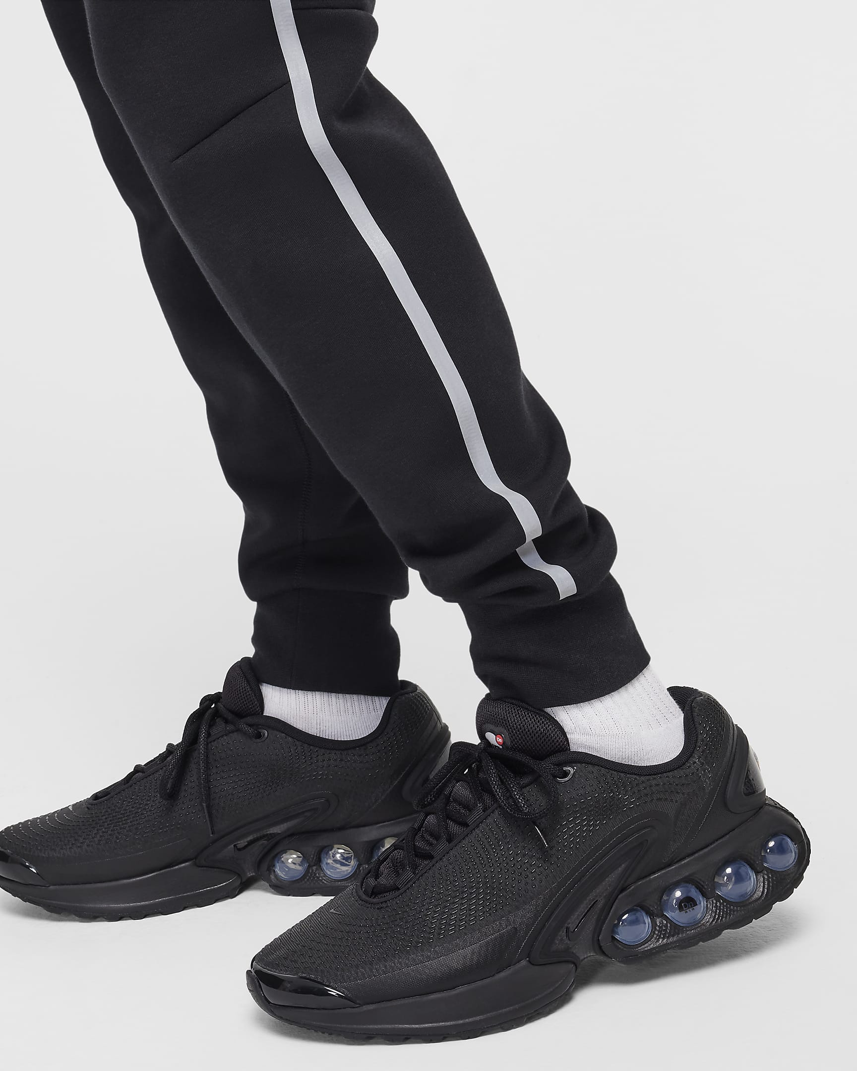 Nike Tech fleecejoggebukse med reflekterende detaljer til herre. Nike NO Nike Tech fleecejoggebukse med reflekterende detaljer til herre. Nike NO