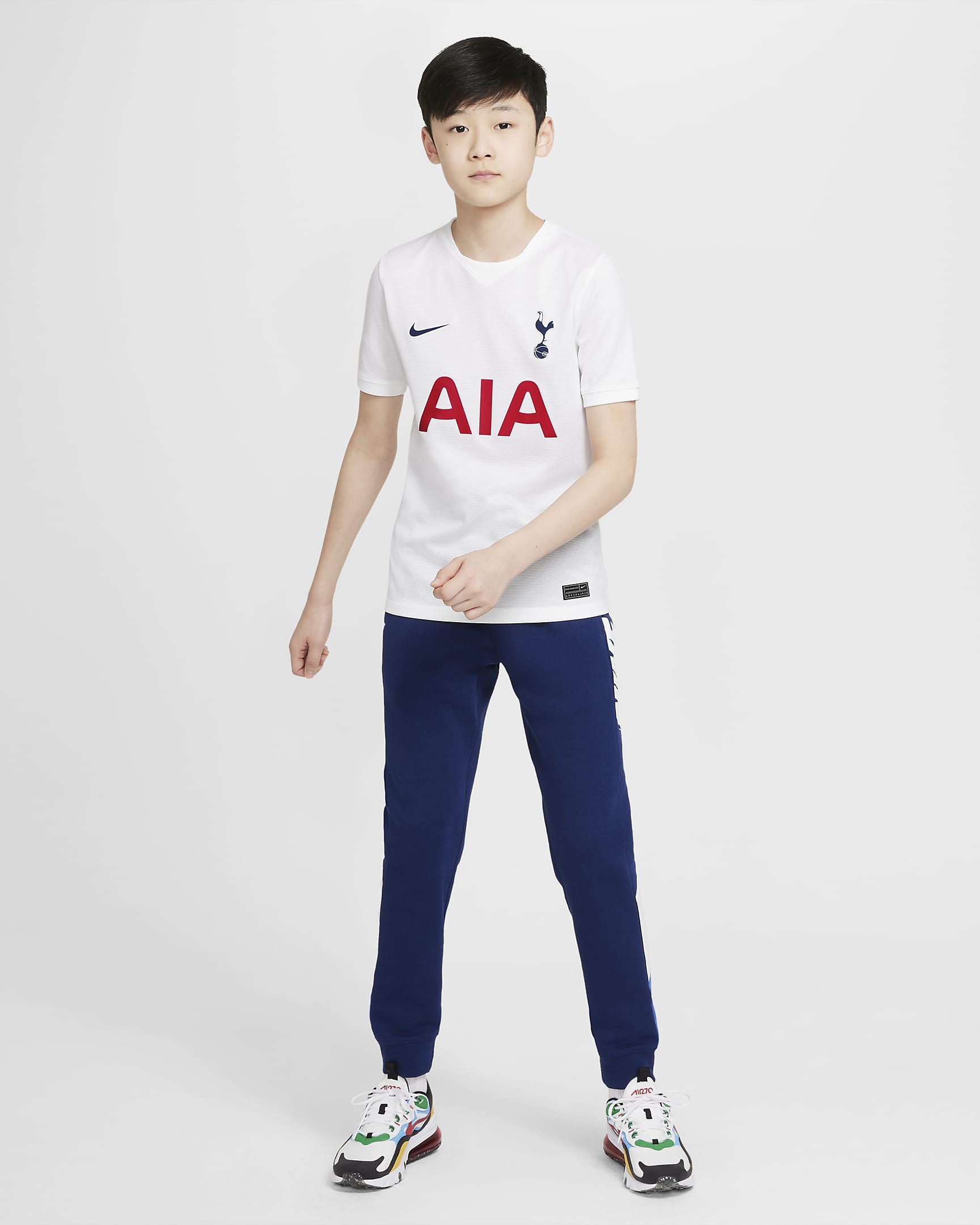 Tottenham Hotspur 2021/22 Stadium Home Older Kids' Football Shirt. Nike IE