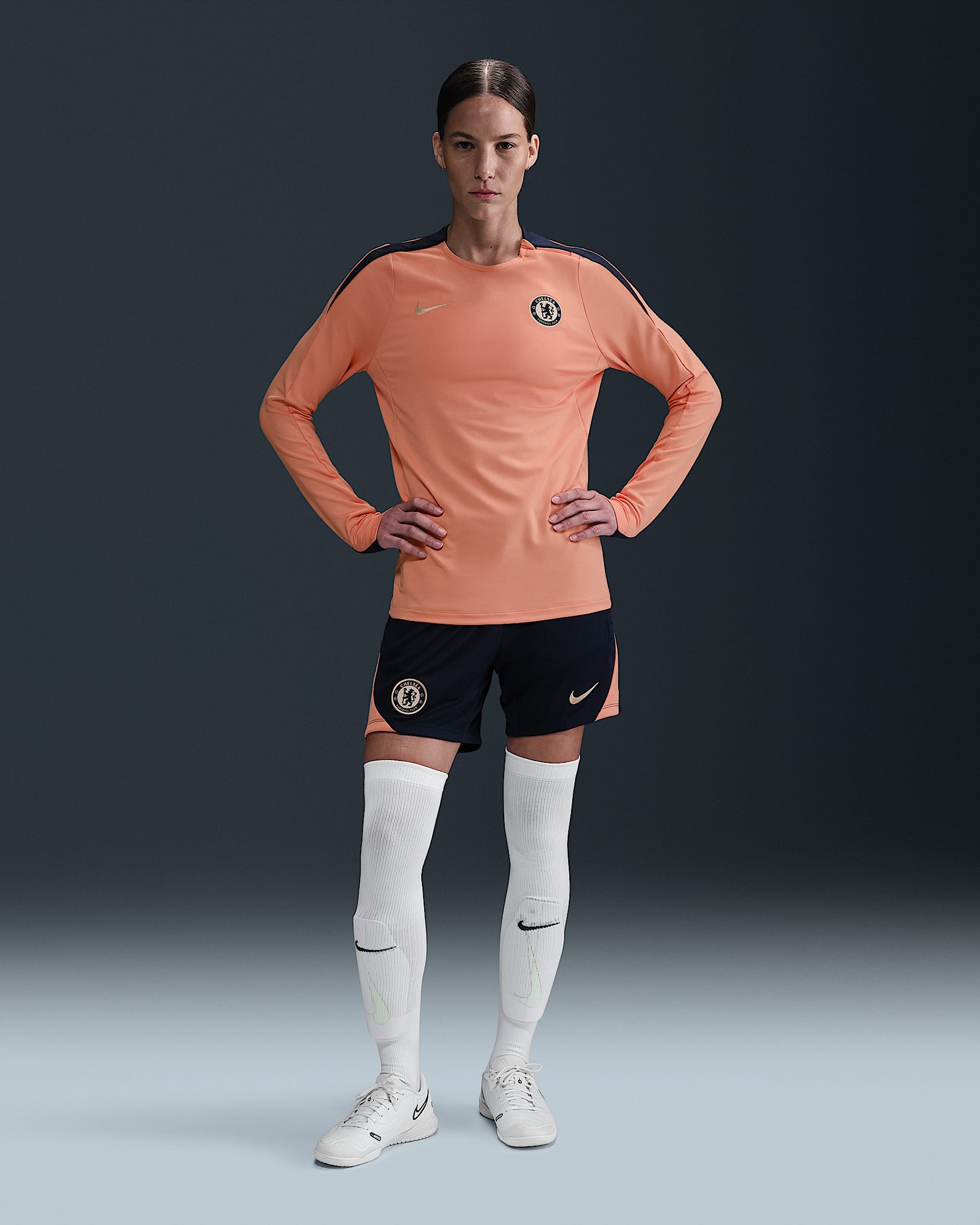 Chelsea F.C. Strike Special Edition Women's Nike Dri-FIT Knit Crew-Neck Top. Nike UK