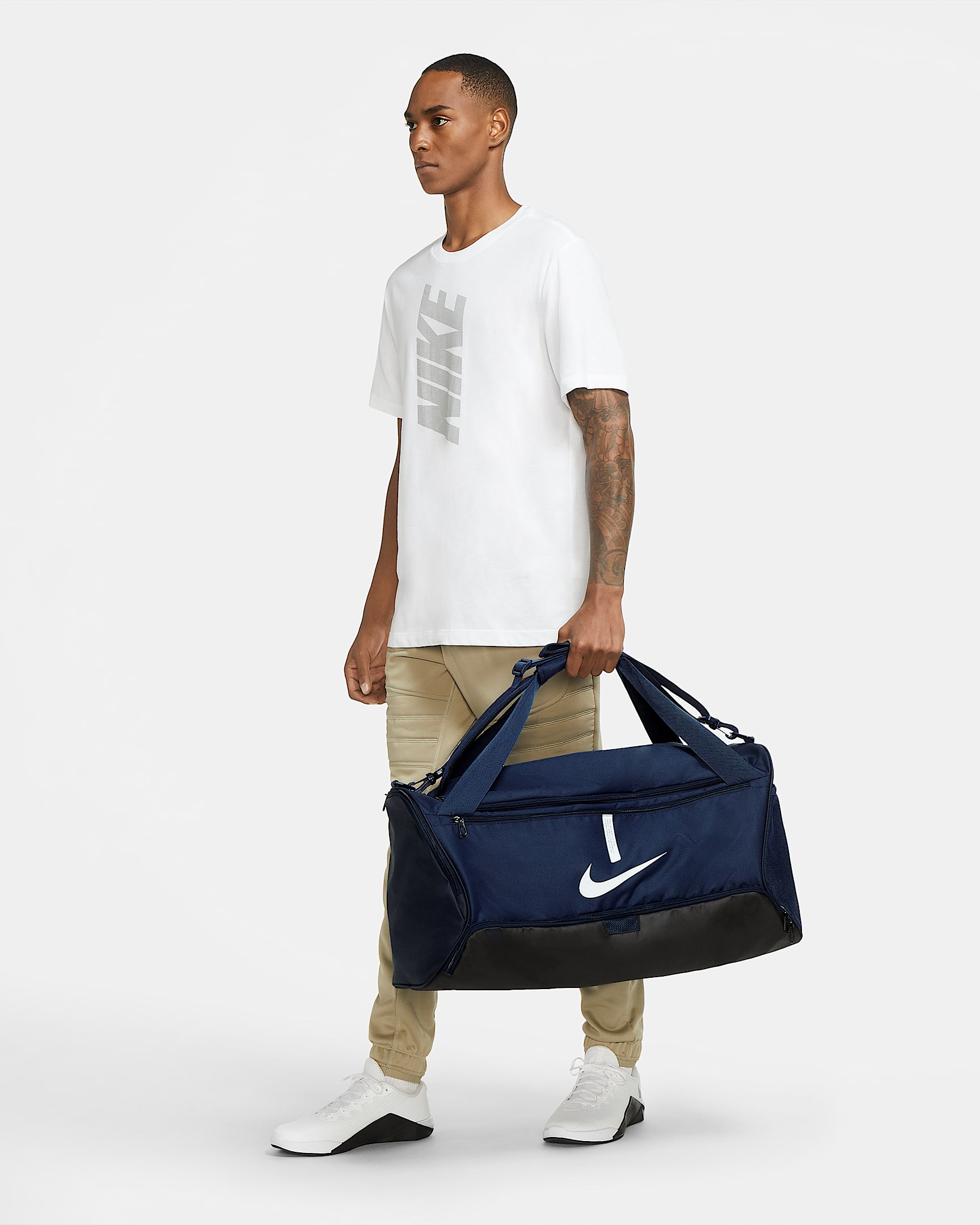 Nike Academy Team Football Duffel Bag (Medium, 60L). Nike UK