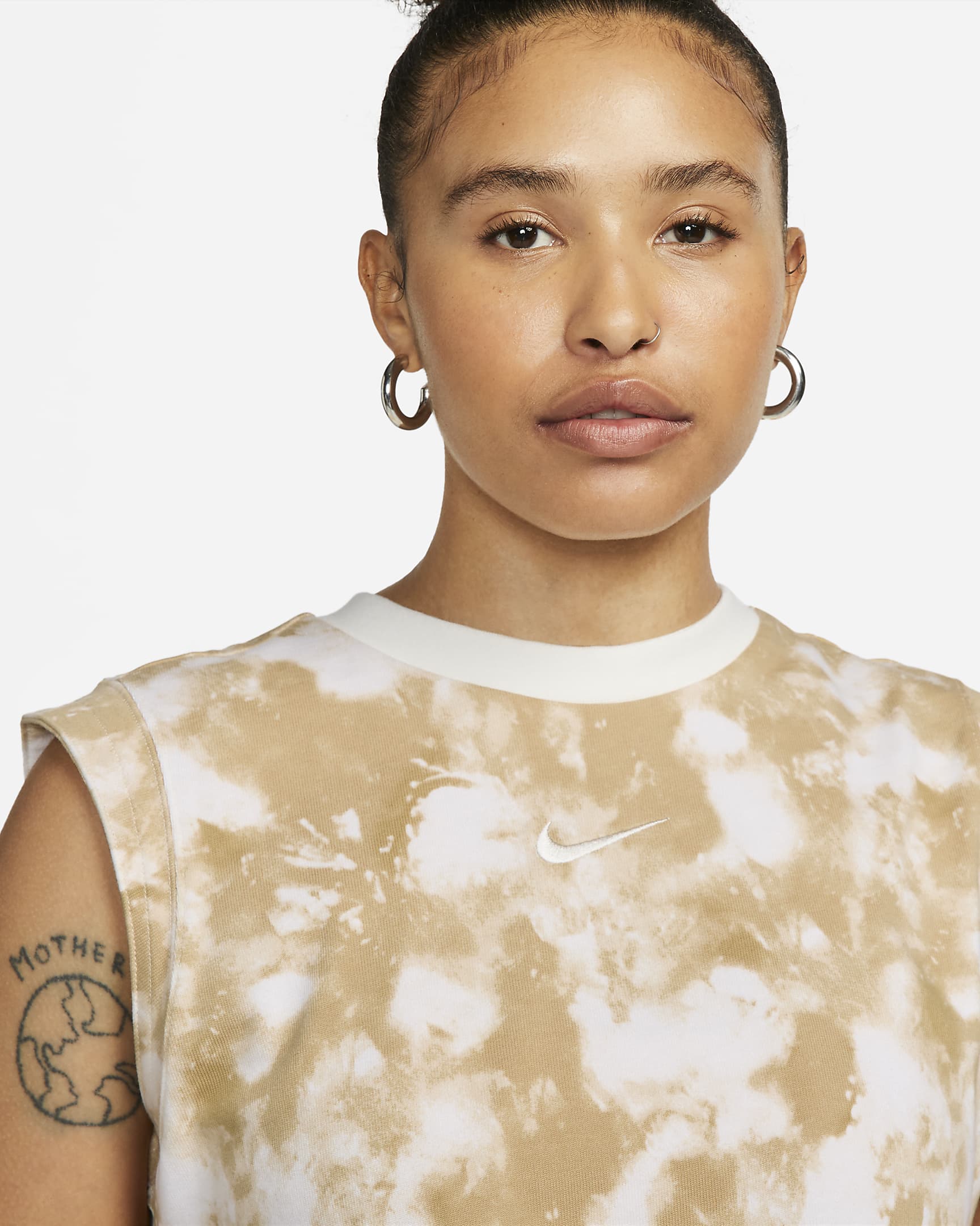 Nike Sportswear Women's Sleeveless Jersey Wave Dye Top. Nike IN