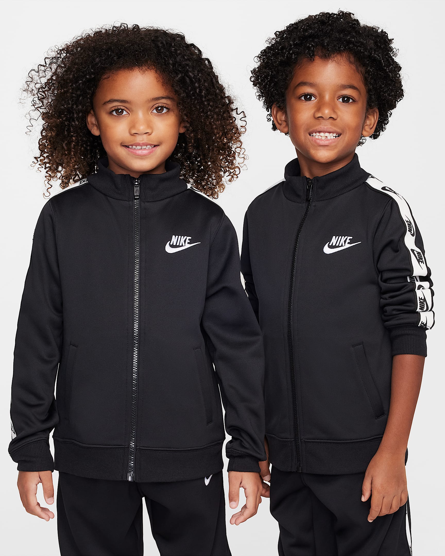Nike Dri-FIT Little Kids' Logo Taping 2-Piece Full-Zip Set. Nike JP