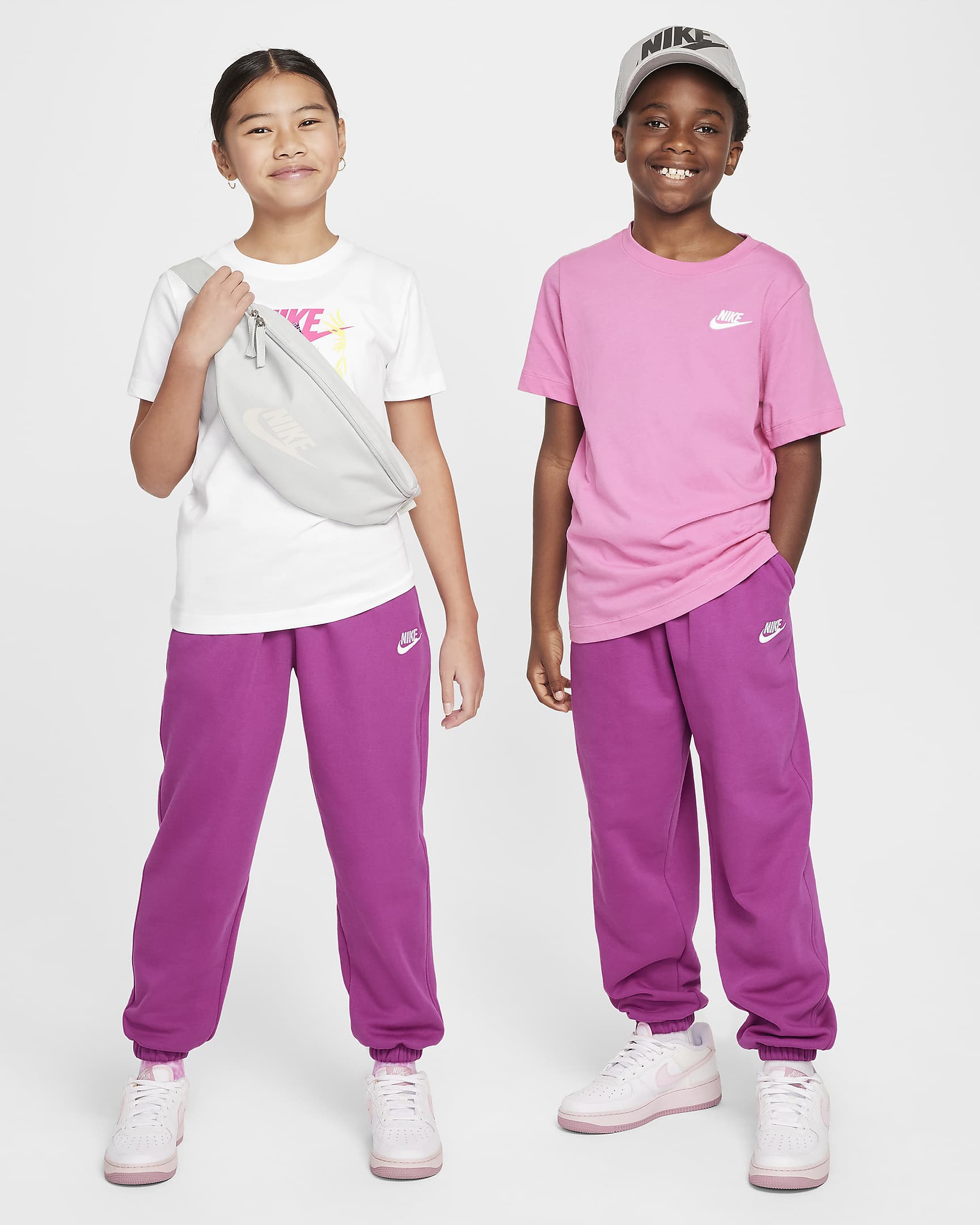 Nike Sportswear Club Fleece Older Kids' Loose Trousers. Nike UK