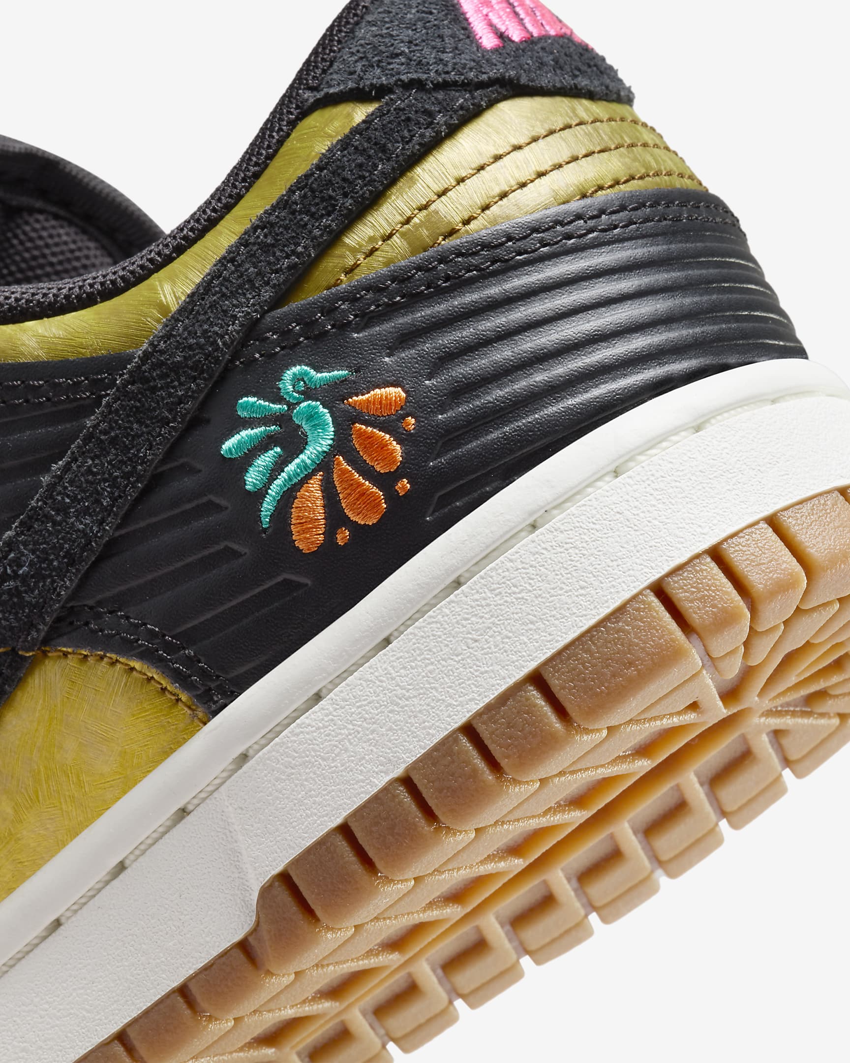 Nike Dunk Low Premium Women's Shoes. Nike LU