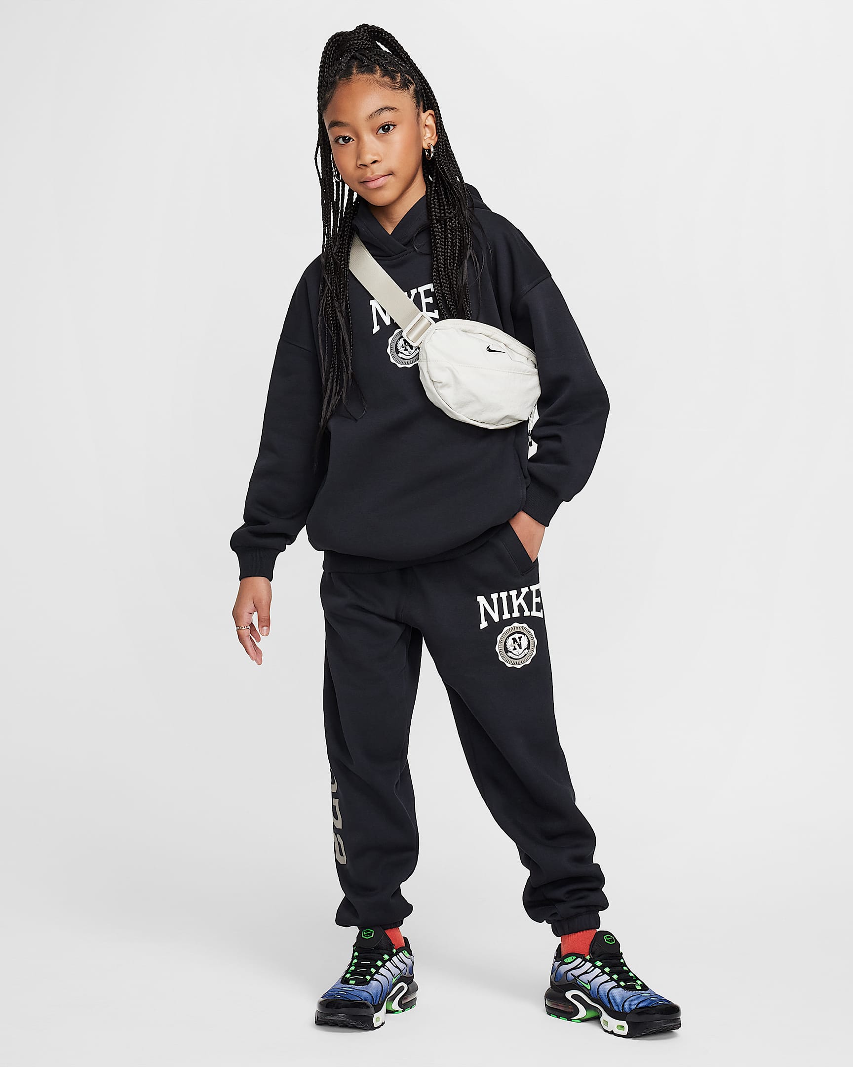 Nike Sportswear Club Fleece Girls' Loose Trousers. Nike UK