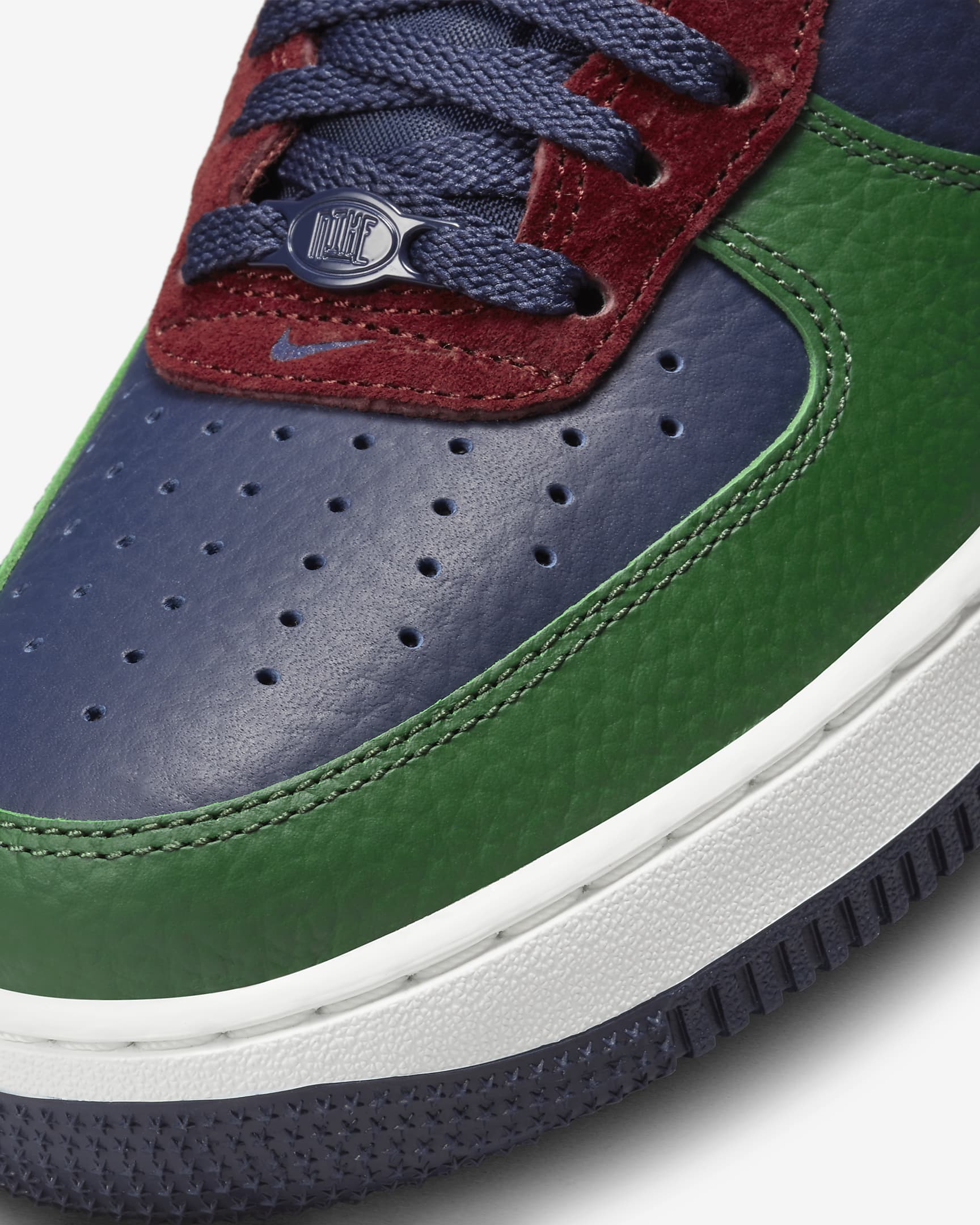 Nike Air Force 1 '07 LX Women's Shoes. Nike IE