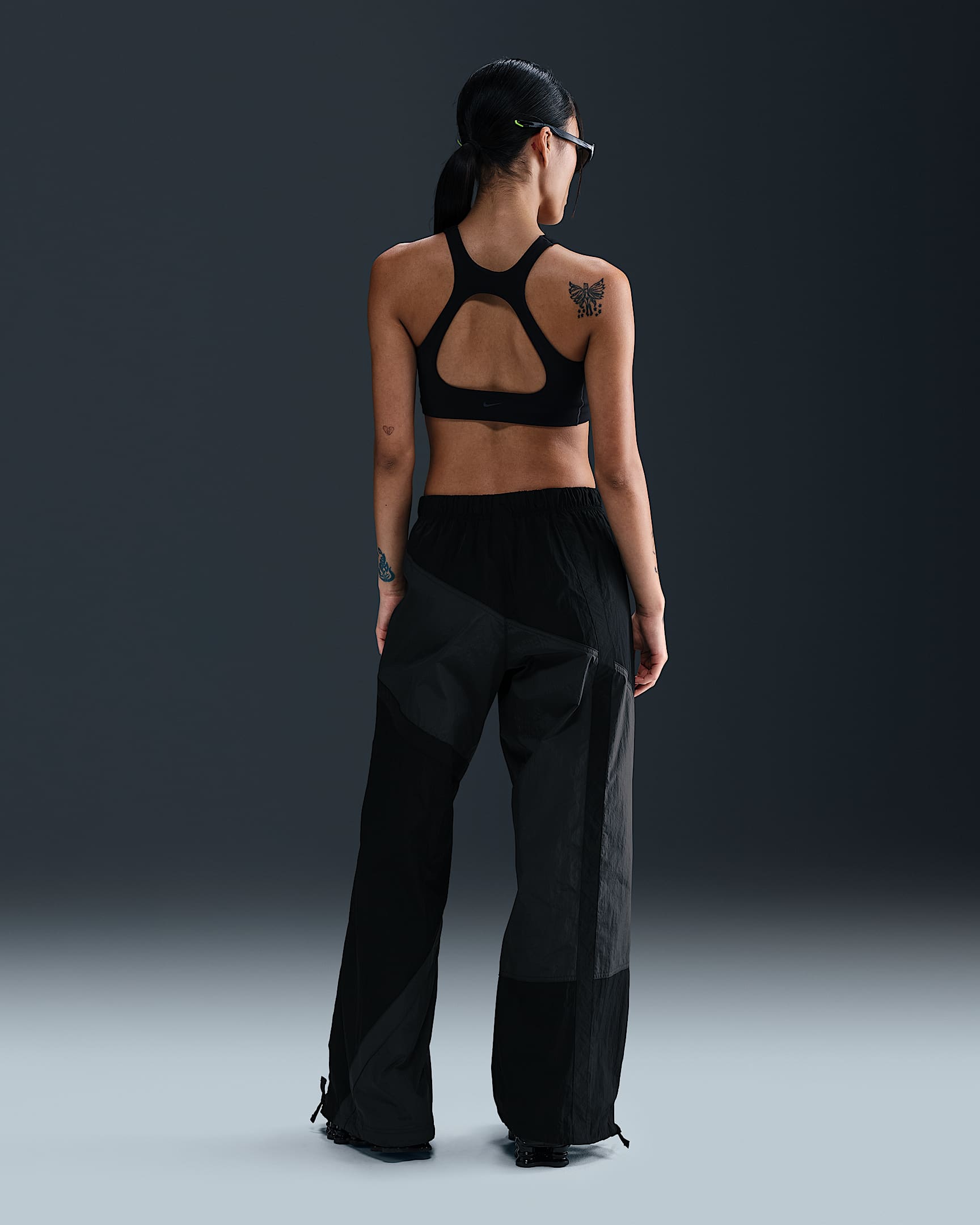 Nike Sportswear Women's Mid-Rise Loose Woven Open-Hem Trousers. Nike IN