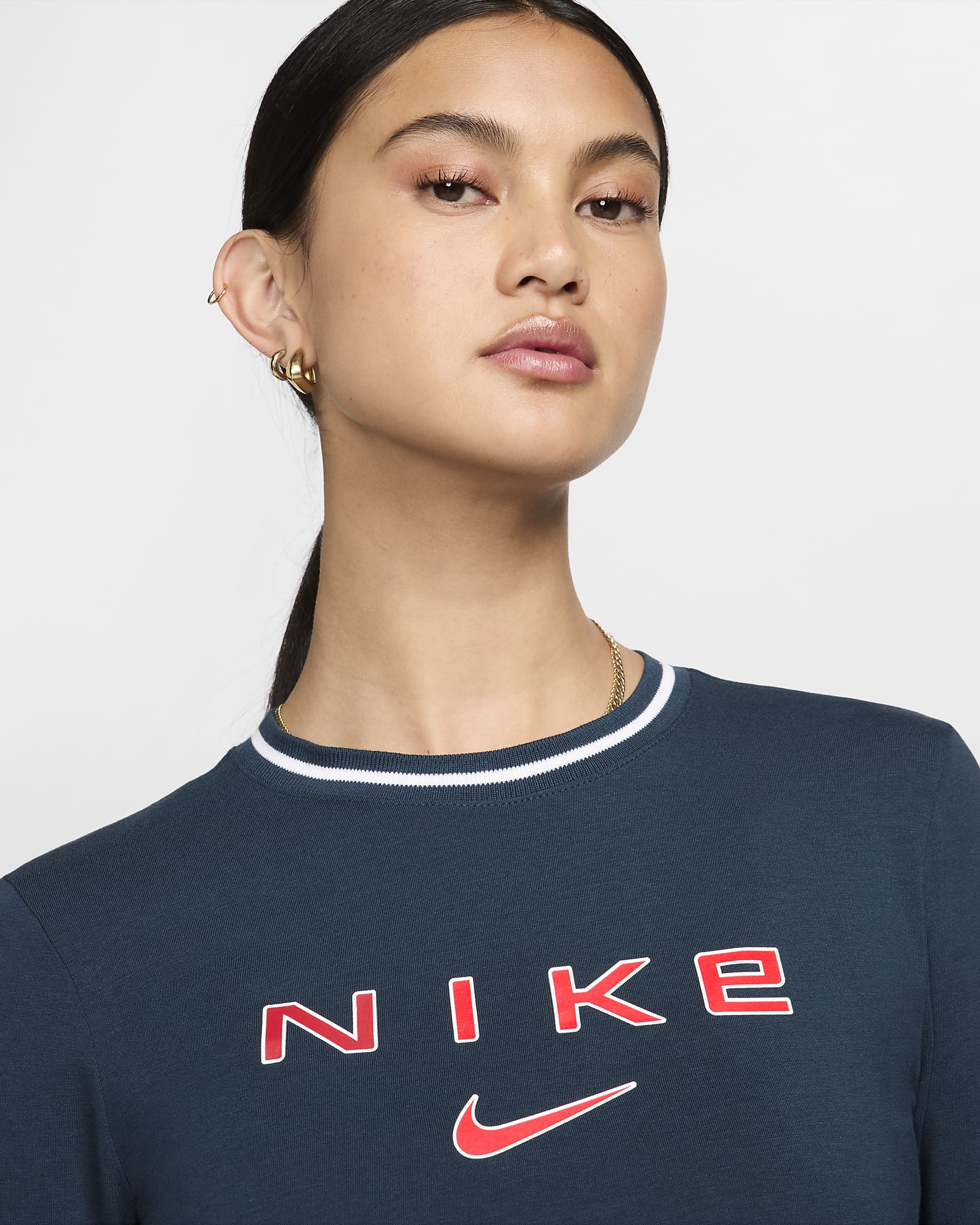 Nike Sportswear Chill Knit Women's Slim Long-Sleeve Cropped Graphic T ...