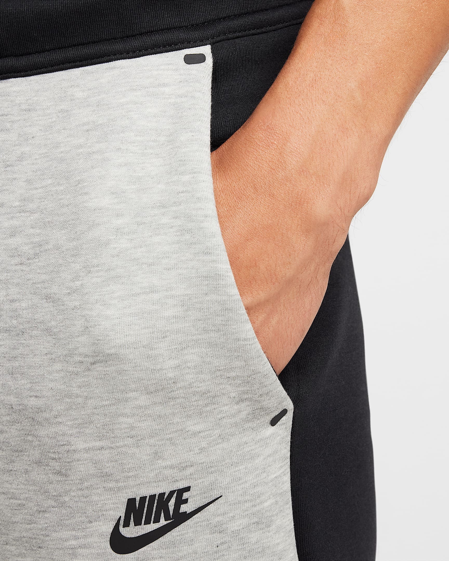 Pantaloni jogger in fleece Nike Tech – Uomo. Nike IT